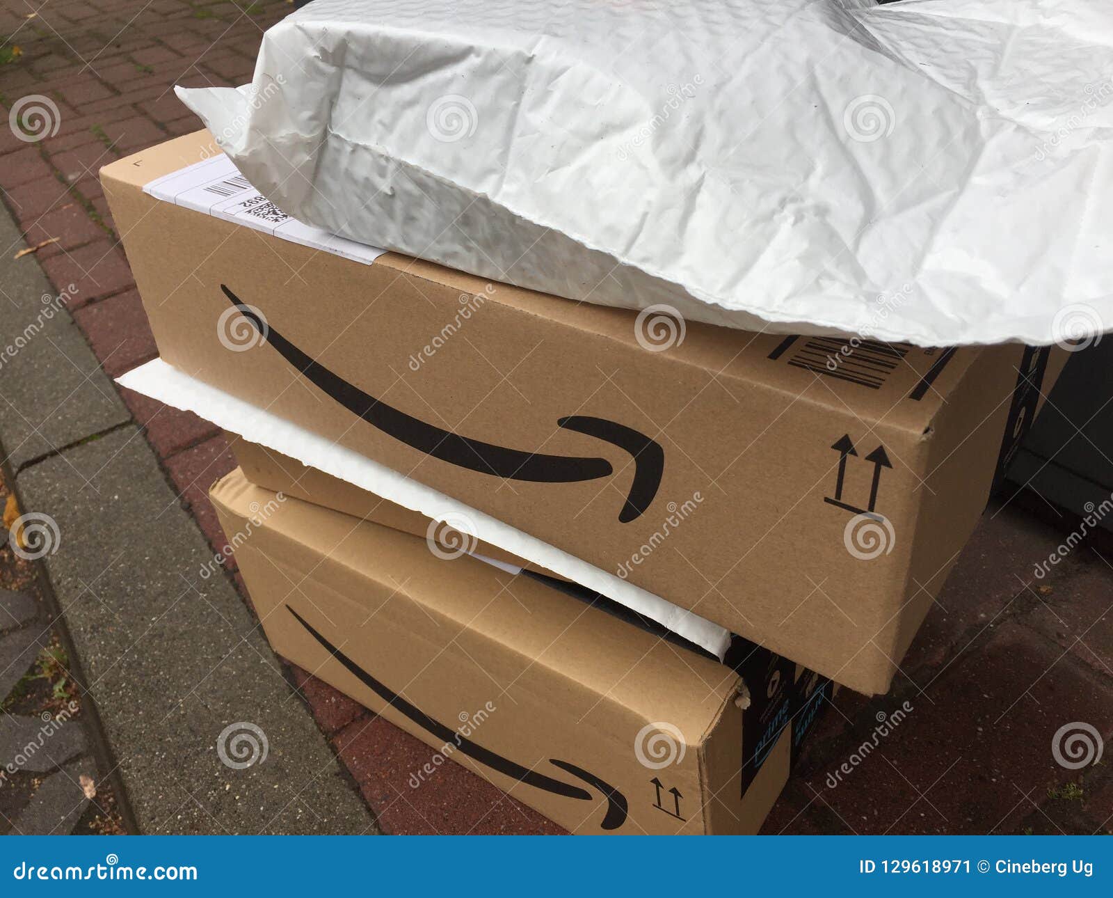 Caixas Principais Das Amazonas Foto Editorial - Imagem de global, prima ...