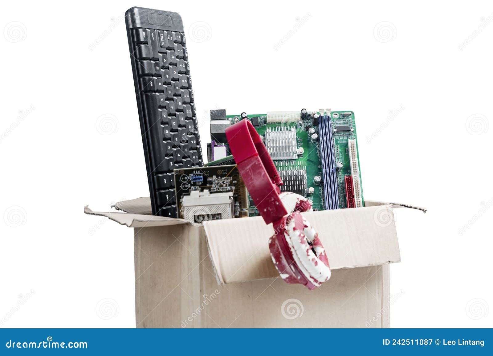 Caja Con Material Desechado Imagen de archivo - Imagen de grupo ...