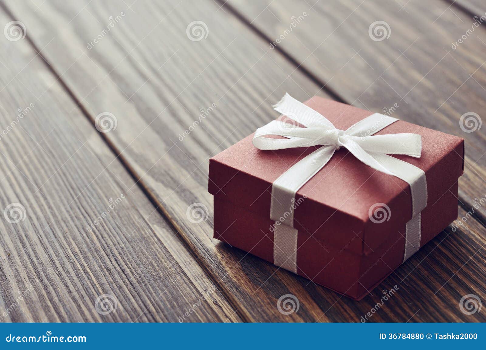 Caja de regalo elegante foto de archivo. Imagen de sorpresa - 36784880