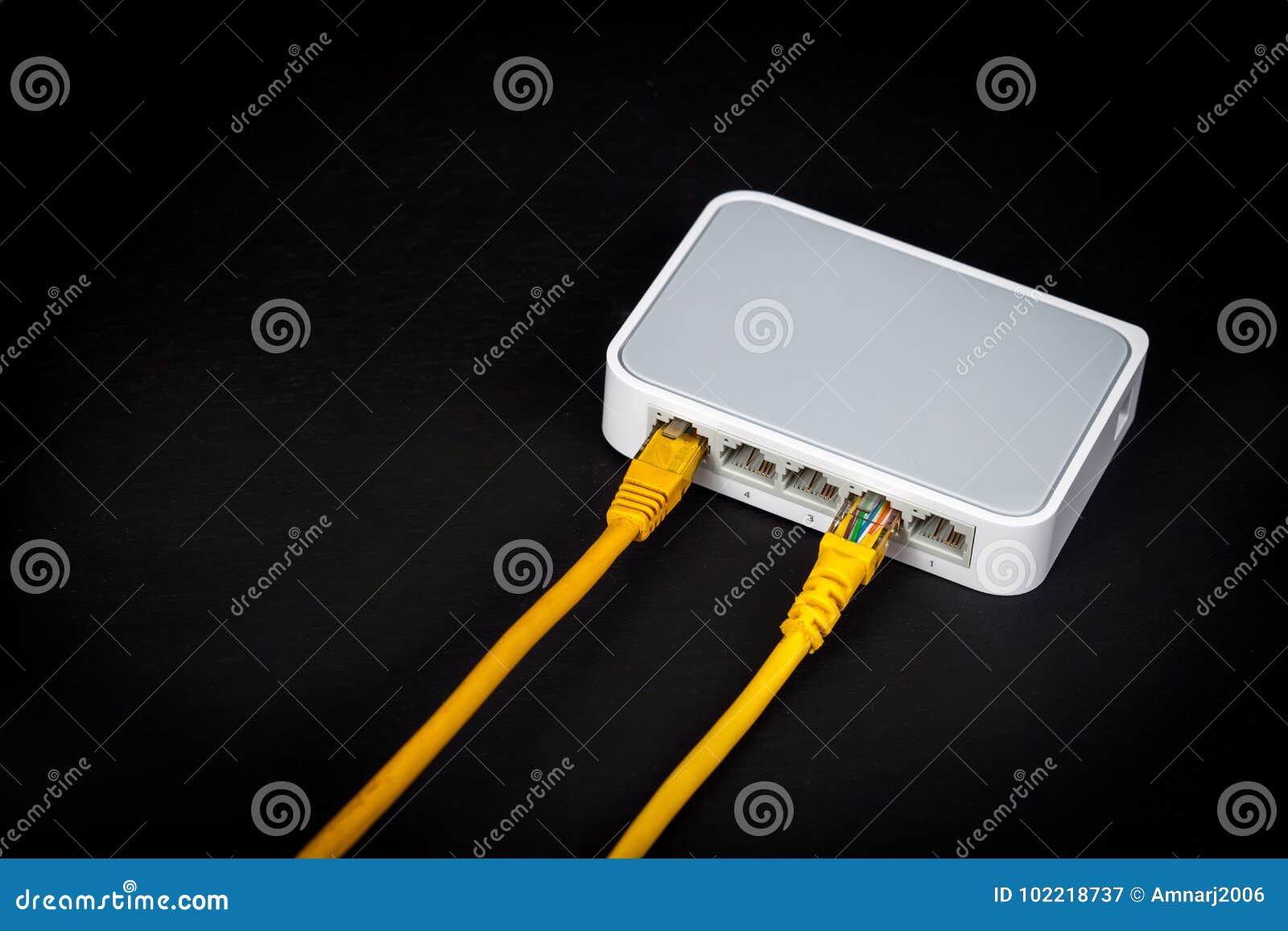 Caja Del Eje De Transferencia Para El Internet Imagen de archivo ...