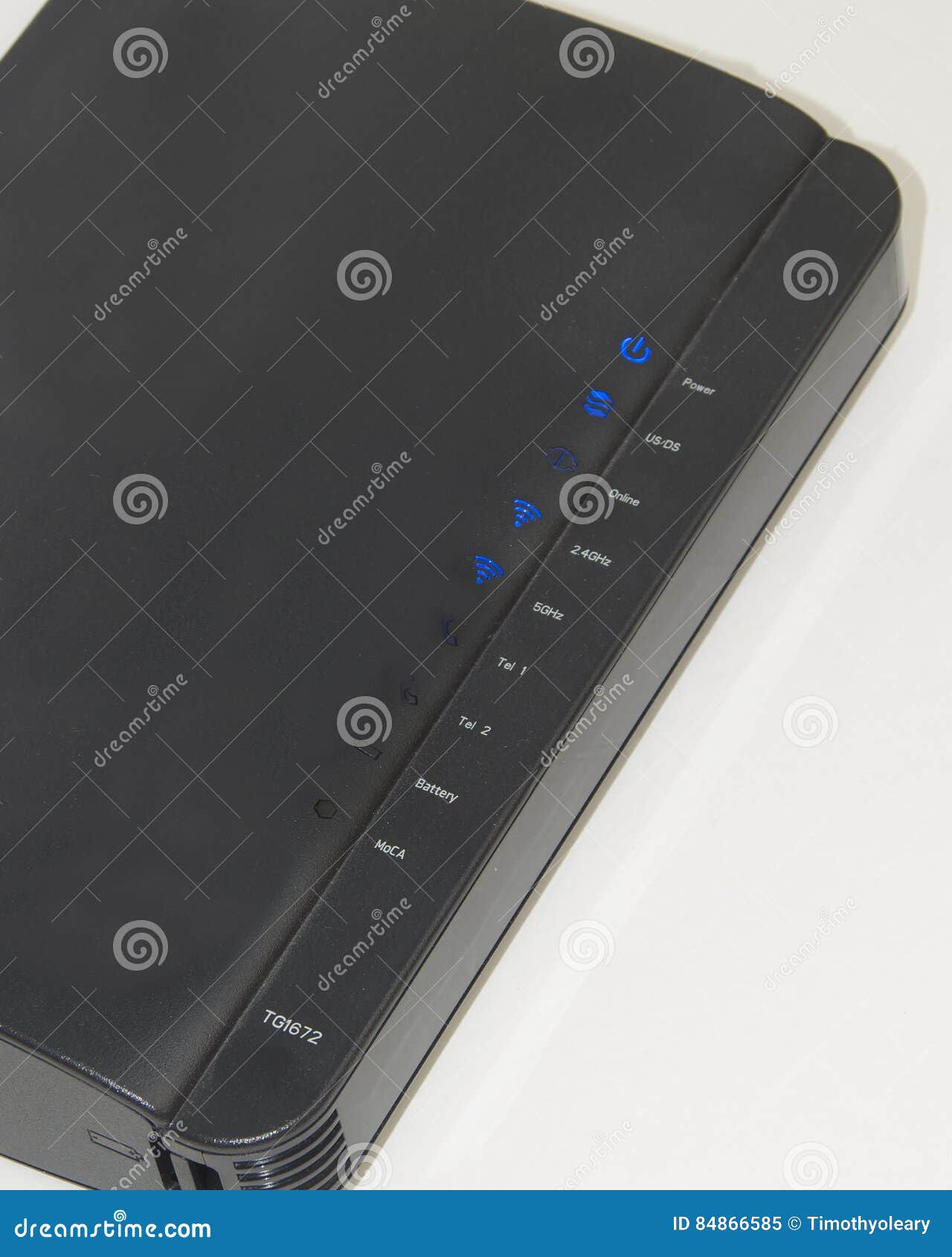 Caja negra de WIFI imagen de archivo. Imagen de internet - 84866585