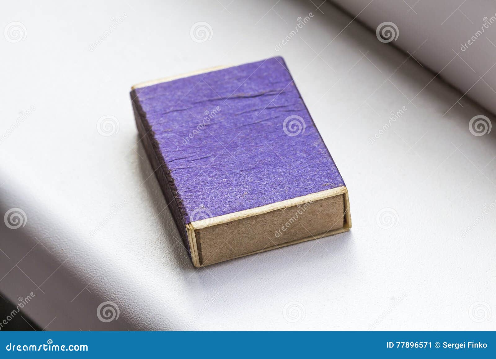 Cajas De Cerillos El Primer Imagen de archivo - Imagen de azul, envase ...