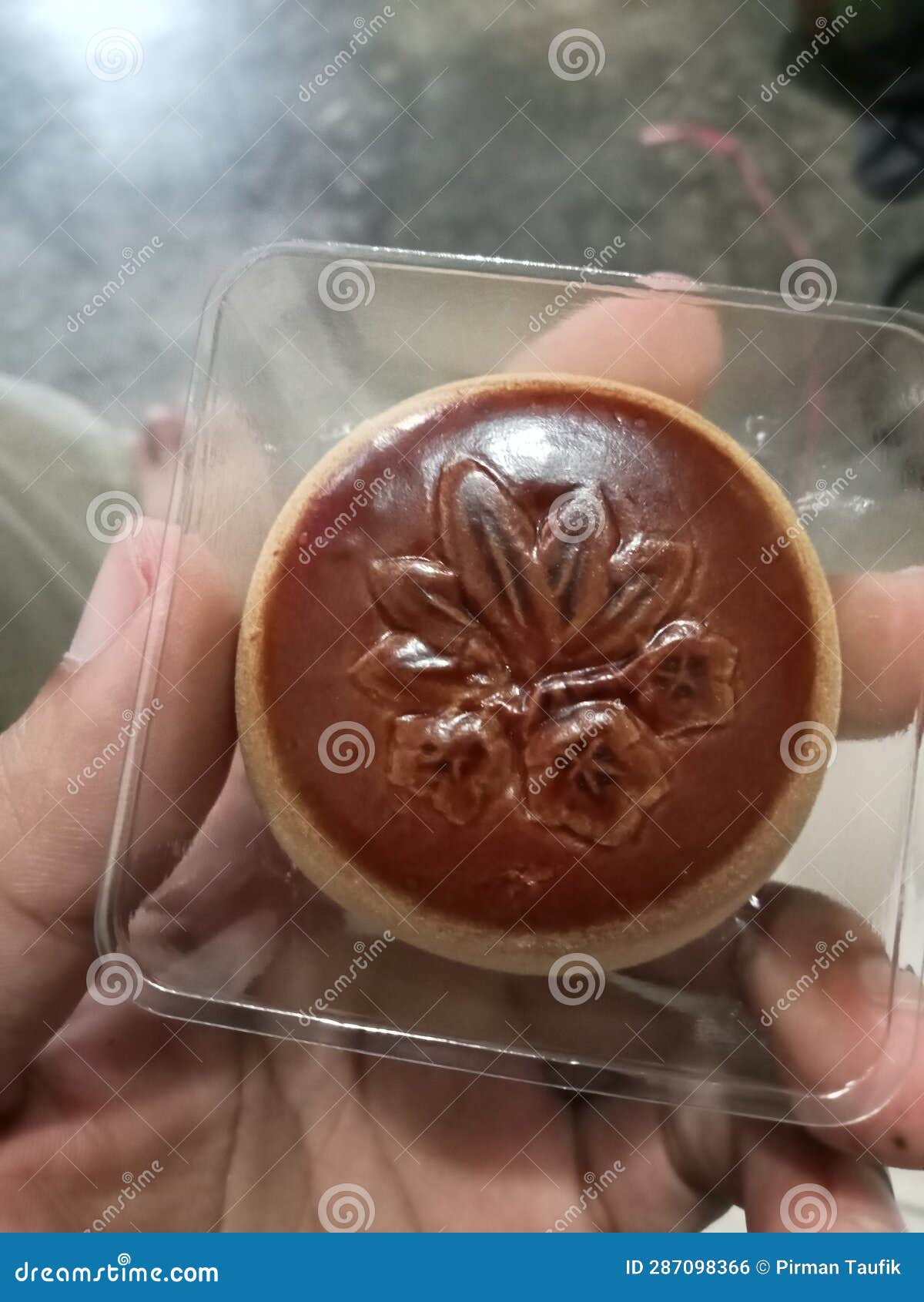 Cake in Hand and Very Beautiful Stock Photo - Image of cake, beautiful ...