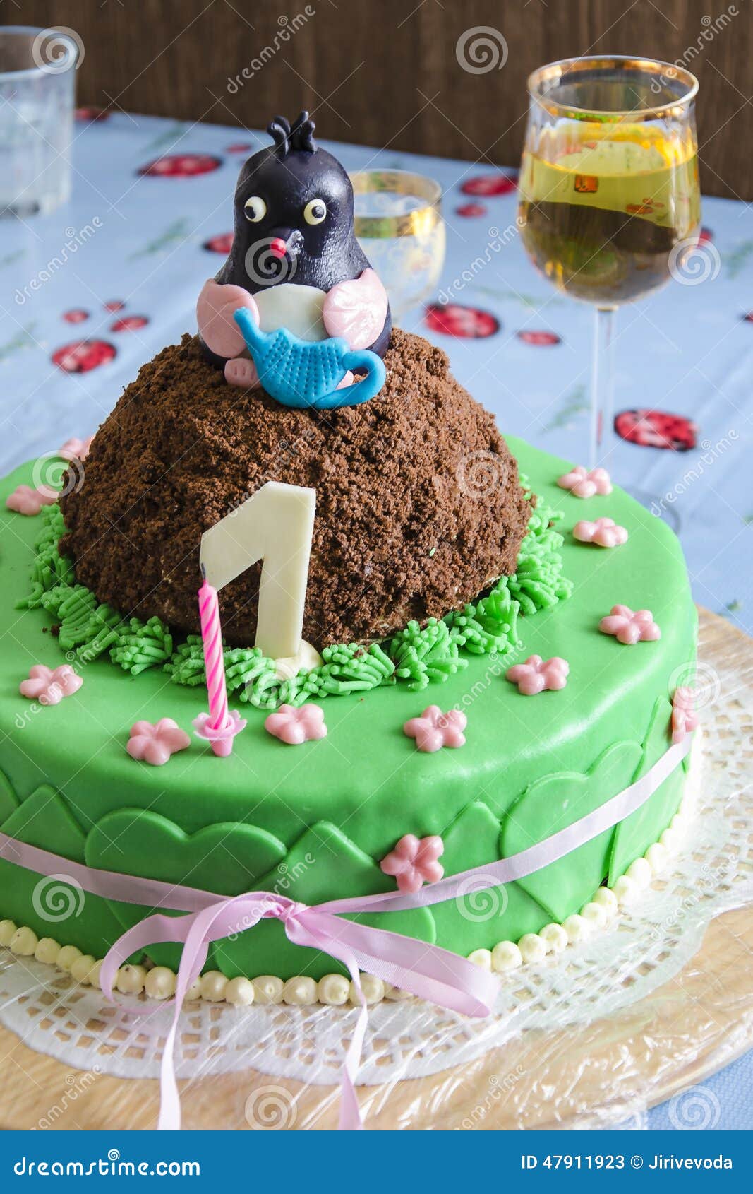 Cake mole stock image. Image of holding, decoration, cartoon - 47911923