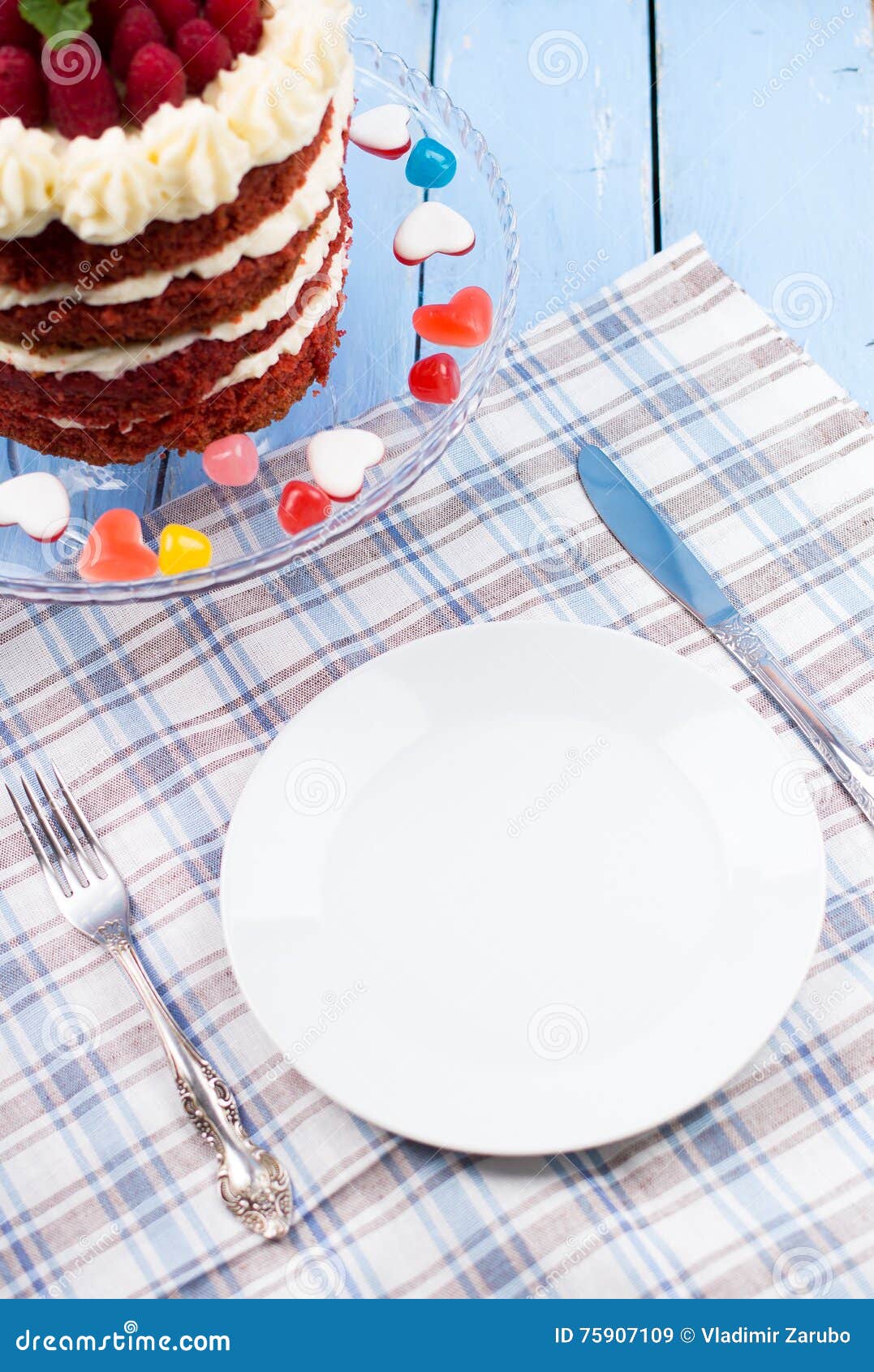 Cake a red velvet stock image. Image of bakery, background - 75907109