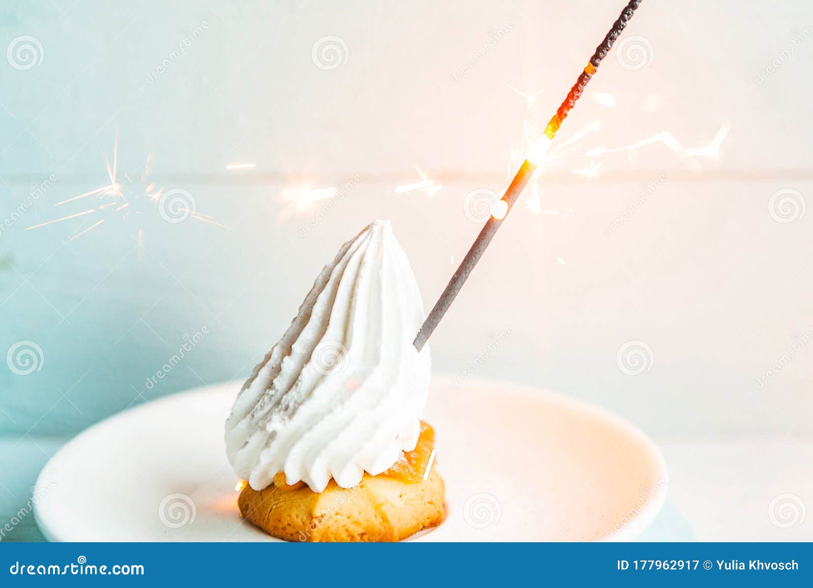 Cake with sparkler stock image. Image of pastel, icing - 177962917