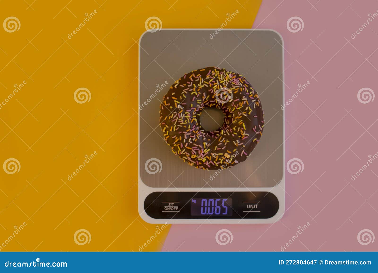 Cakes, Kitchen Scales on a Colored Background Stock Image - Image of ...