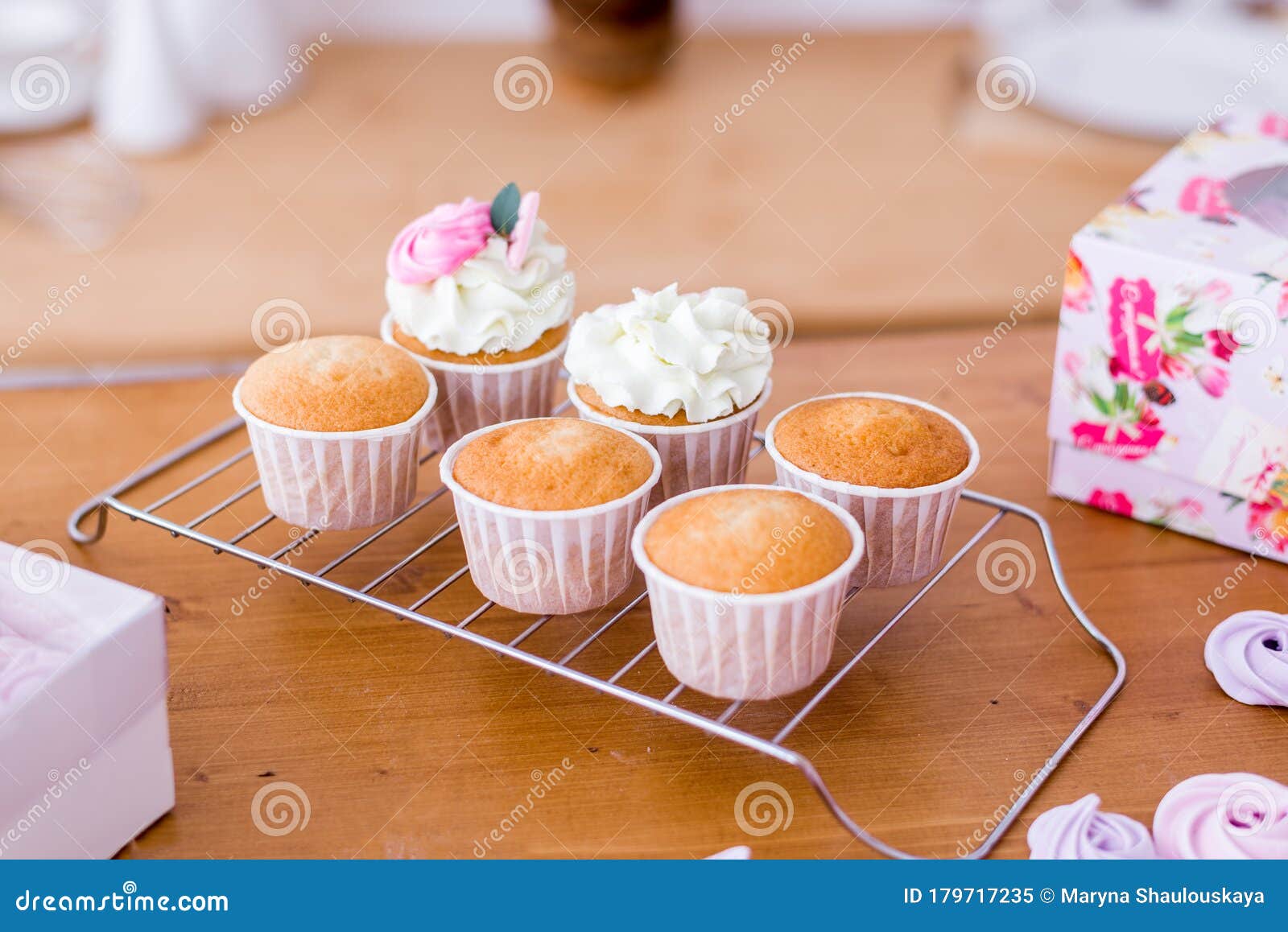Cakes. the Process of Decorating Stock Image - Image of brown, pastry ...