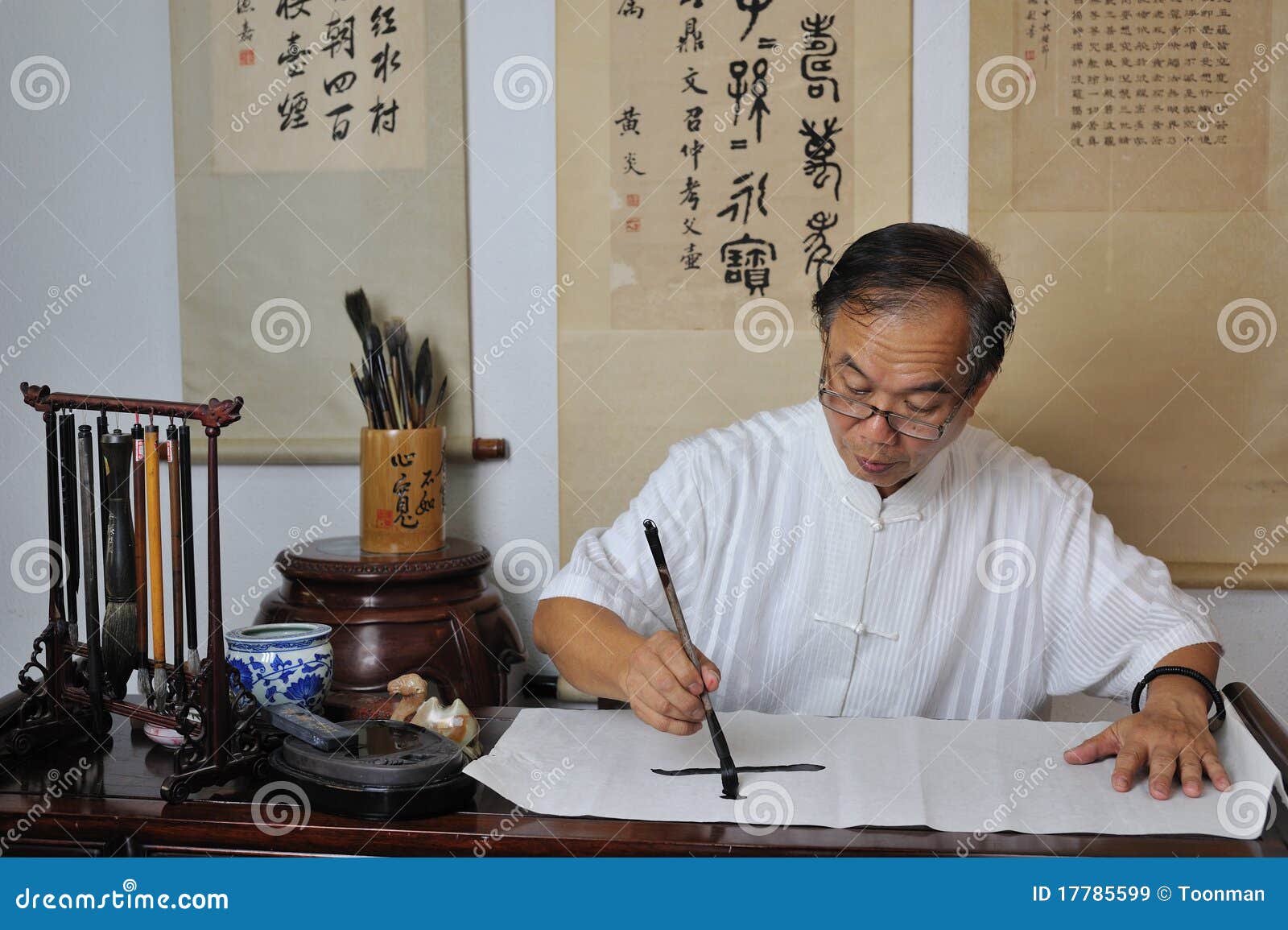 Calígrafo chino imagen de archivo. Imagen de escritura - 17785599