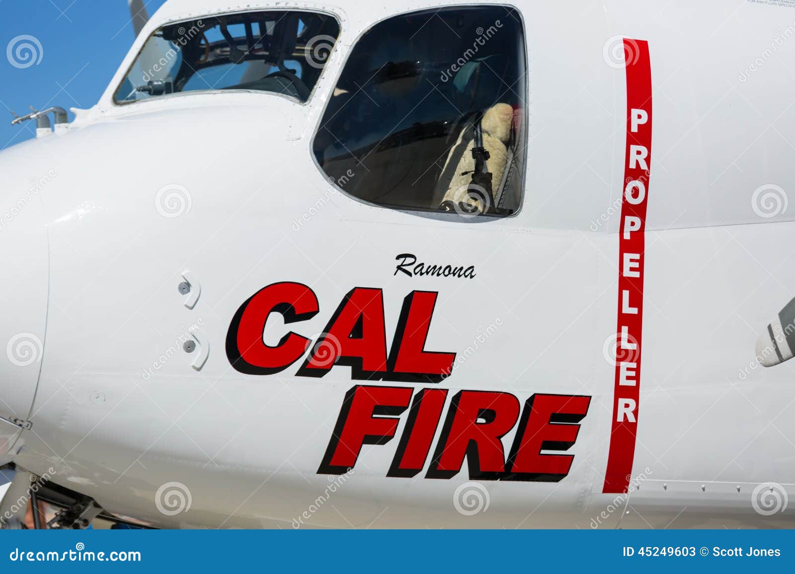 Cal Fire Aircraft redaktionell arkivfoto. Bild av luftfart - 45249603