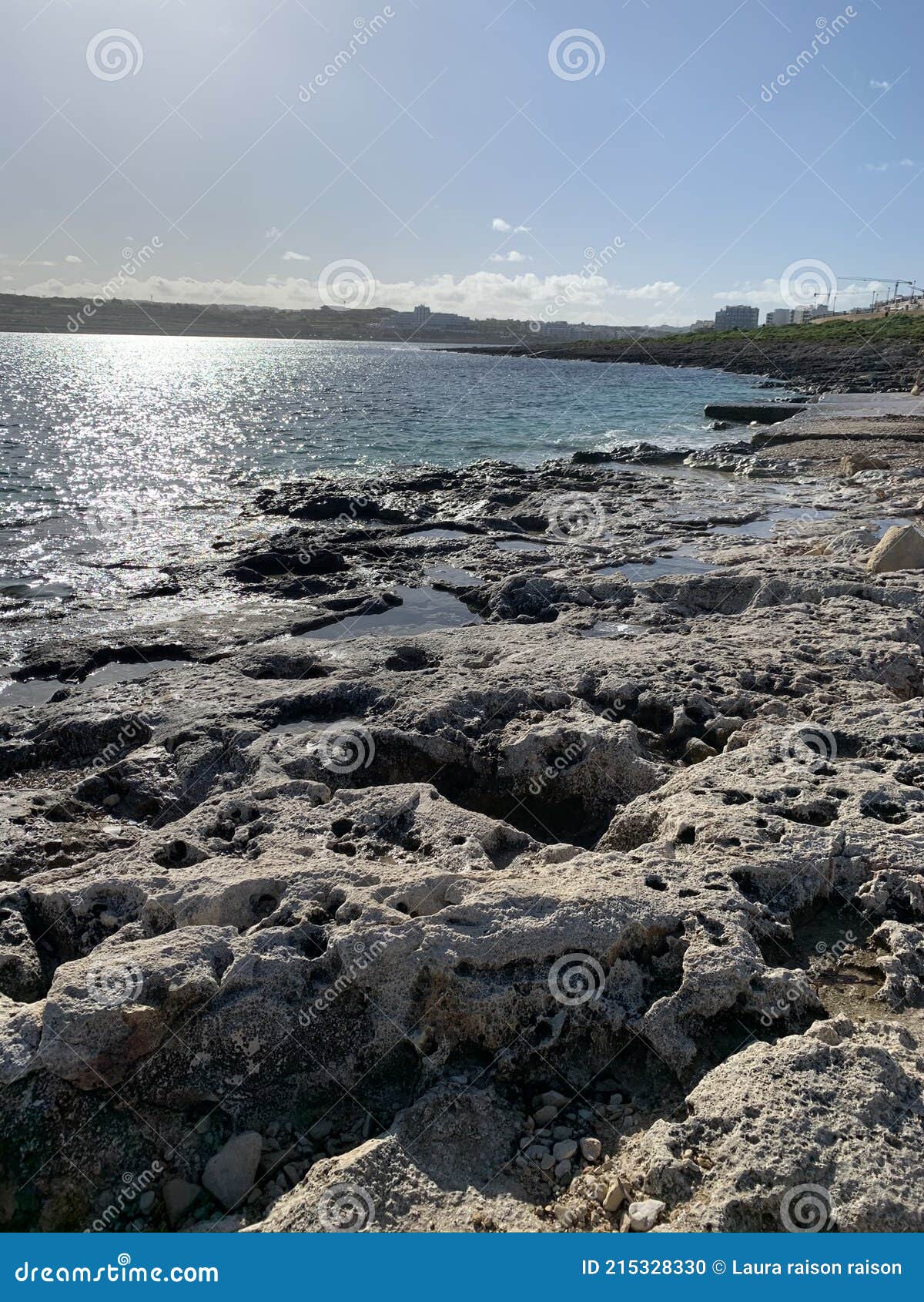 Cala rocosa malta foto de archivo. Imagen de paisaje - 215328330