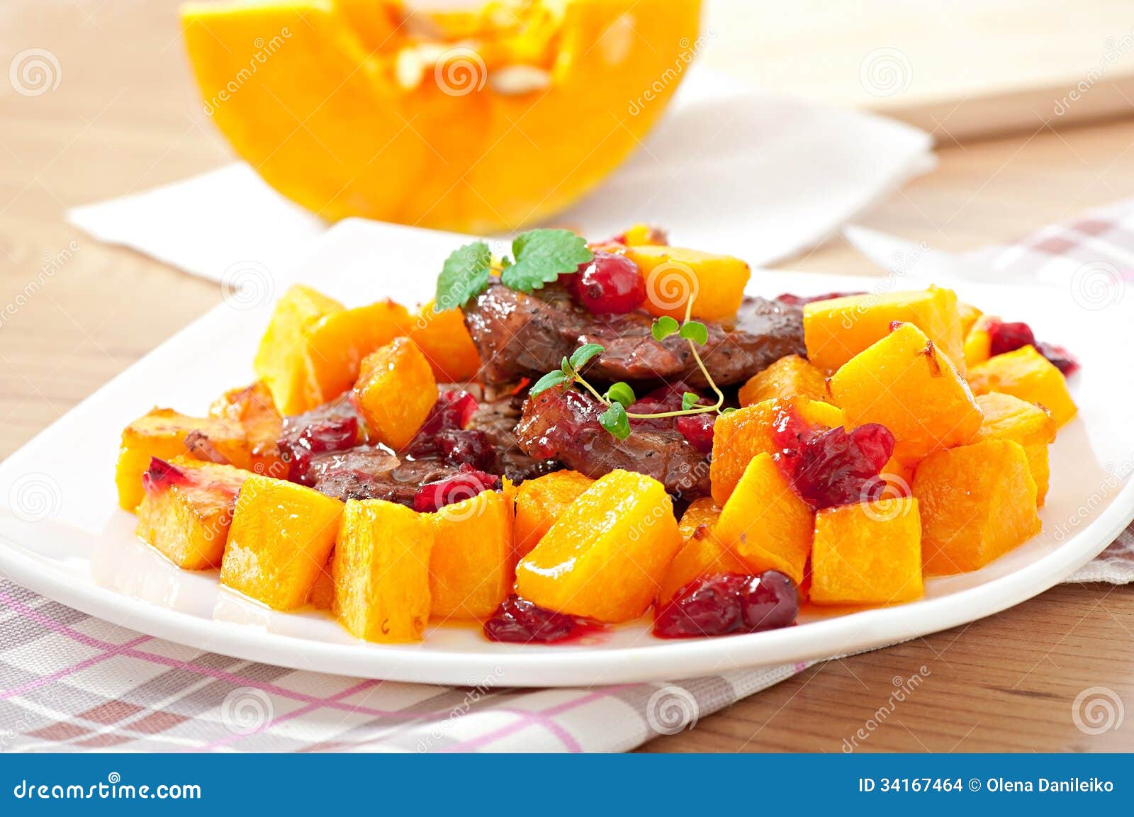 Calabaza Cocida Con La Carne Foto de archivo - Imagen de hierba, comida ...