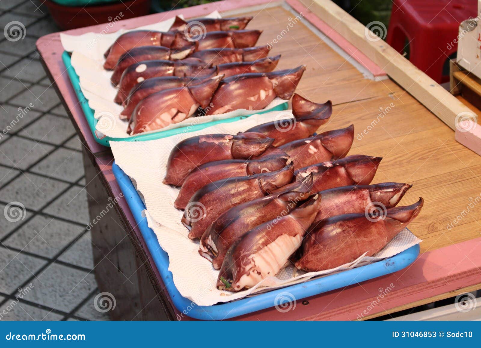 Calamar cocido al vapor imagen de archivo. Imagen de steamed - 31046853