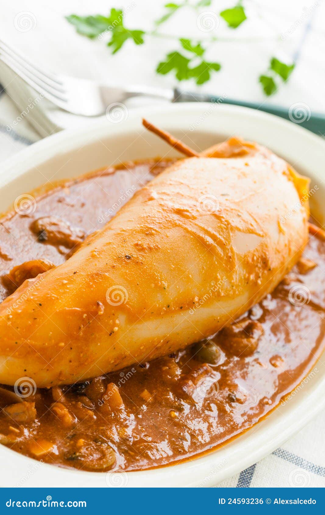 Calamar Relleno Hecho En Casa Foto de archivo - Imagen de aceituna ...