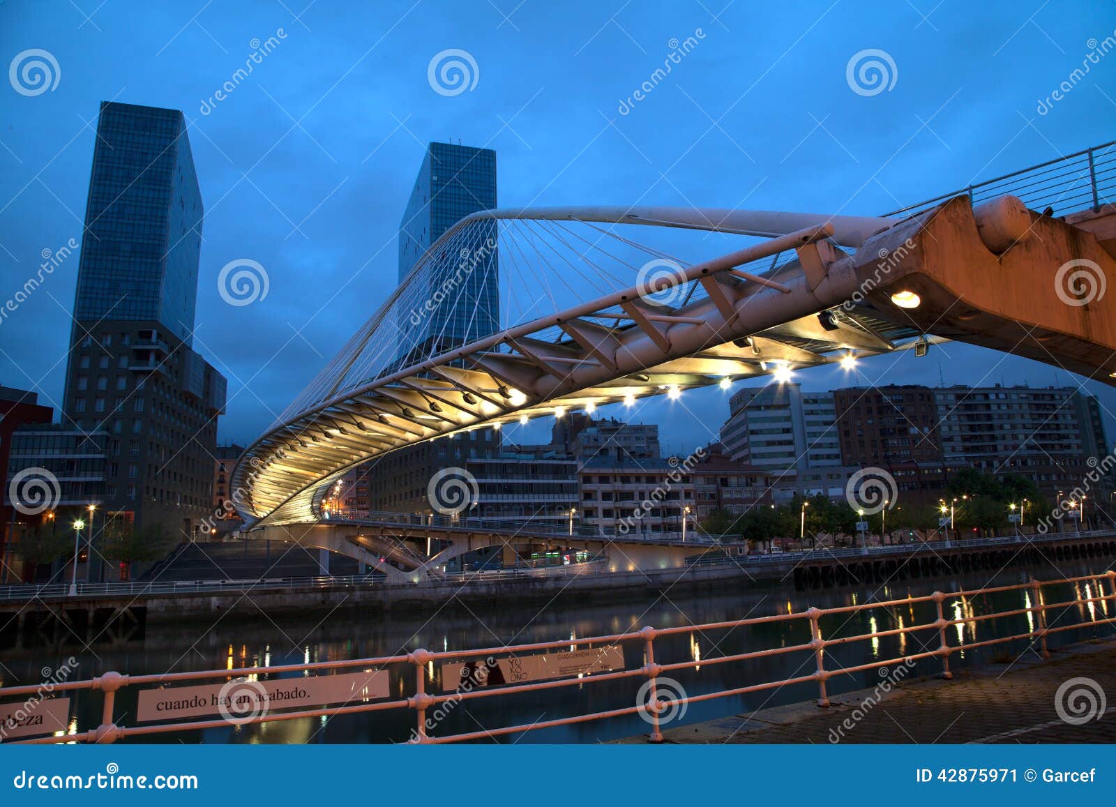 Calatrava bridge editorial photo. Image of pedestrian - 42875971