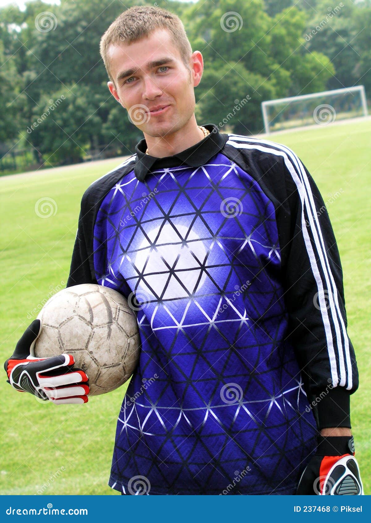 Calciatore fotografia stock. Immagine di sport, giovane - 237468