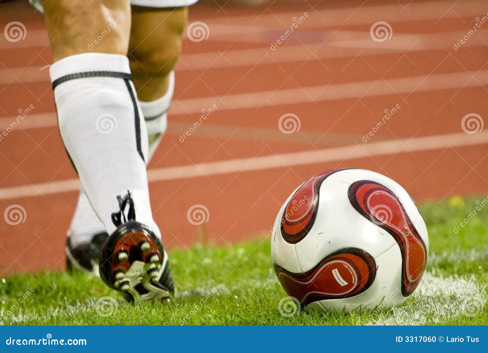 Calcio o gioco del calcio immagine editoriale. Immagine di scossa - 3317060