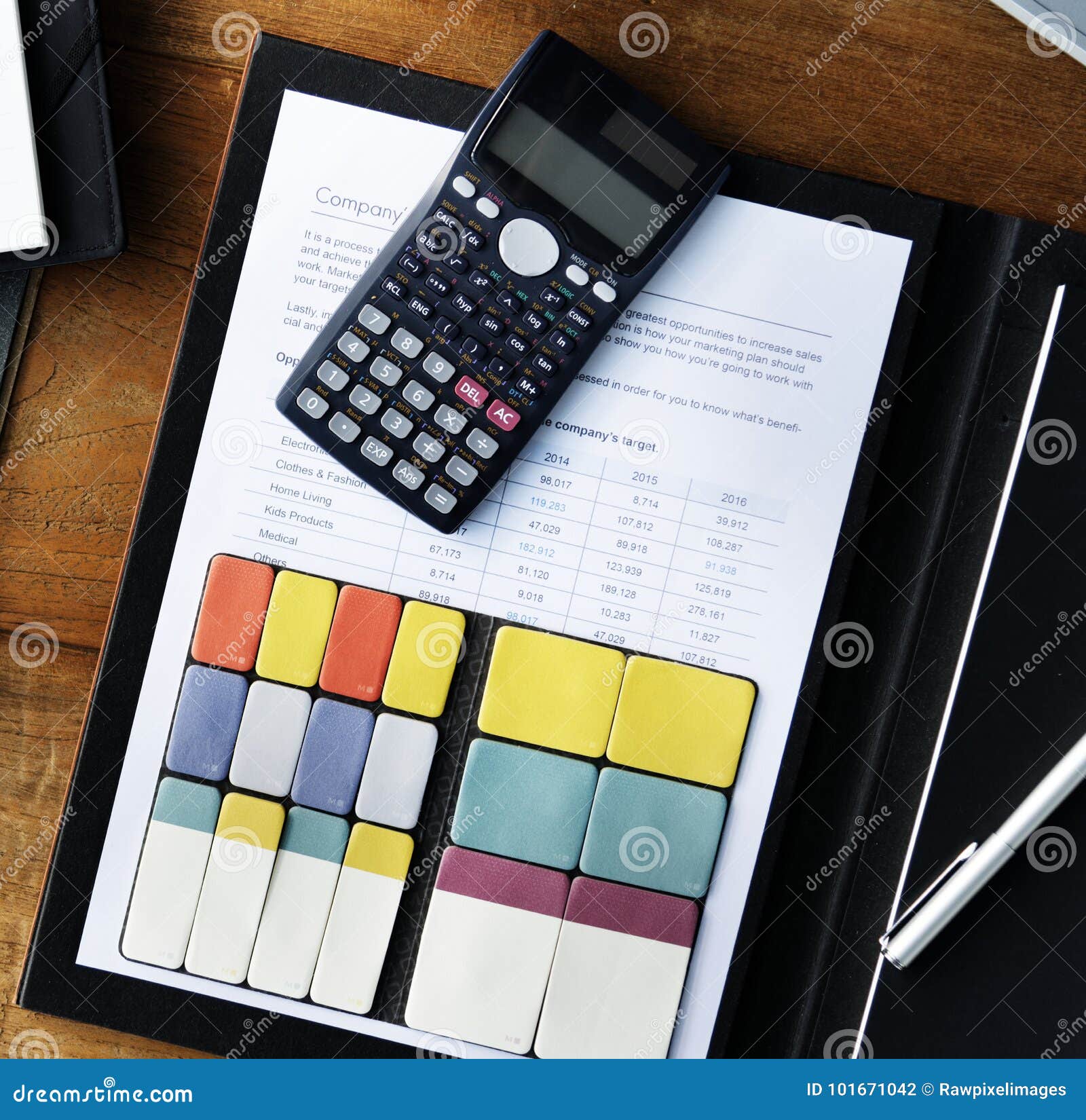 Calculadora Del Contable De La Tabla De Funcionamiento Del Negocio Foto ...