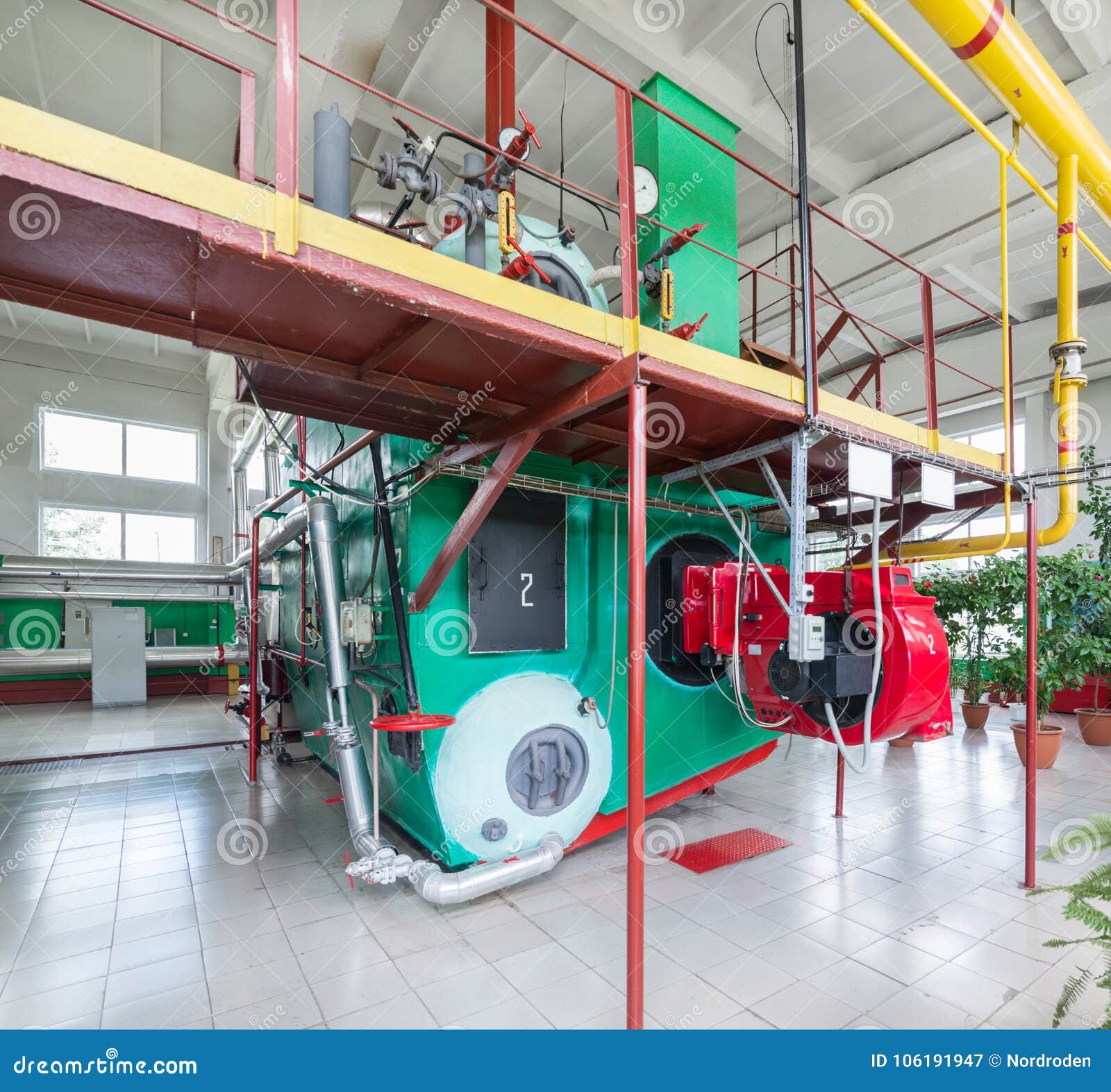 Caldera De Agua Caliente Del Gas Imagen de archivo - Imagen de amarillo ...