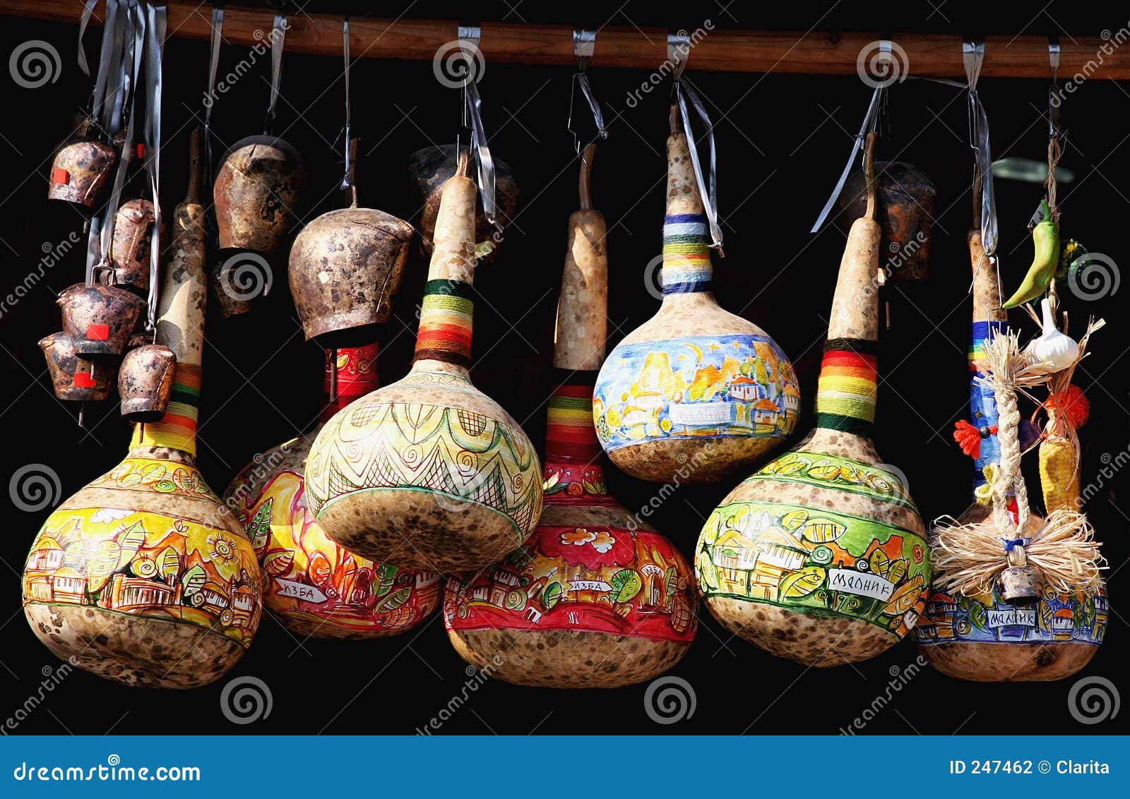 Calebasse peinte photo stock. Image du lumineux, peinture - 247462