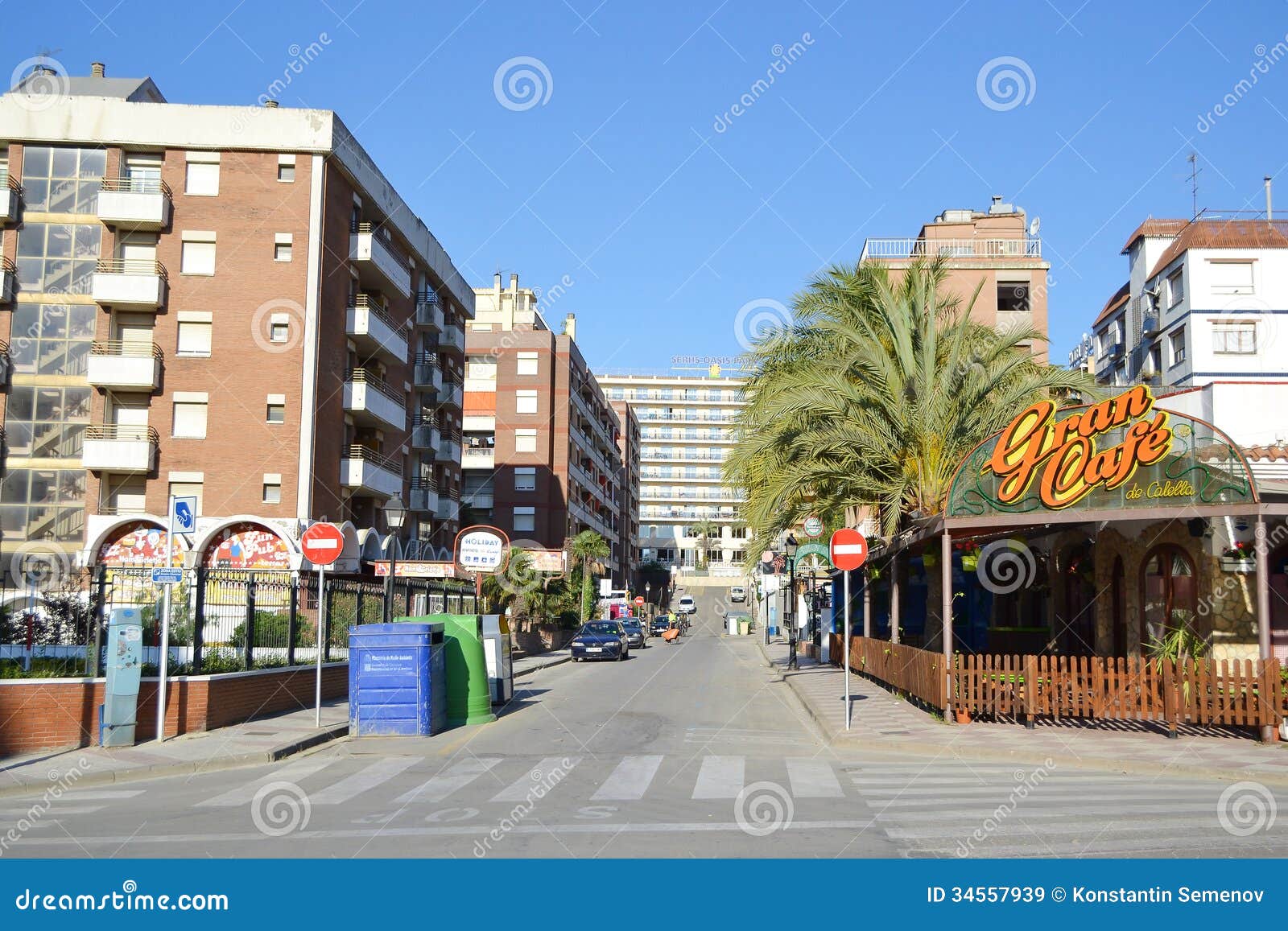 Calella, Costa Brava Strand. Redactionele Stock Afbeelding - Image of ...