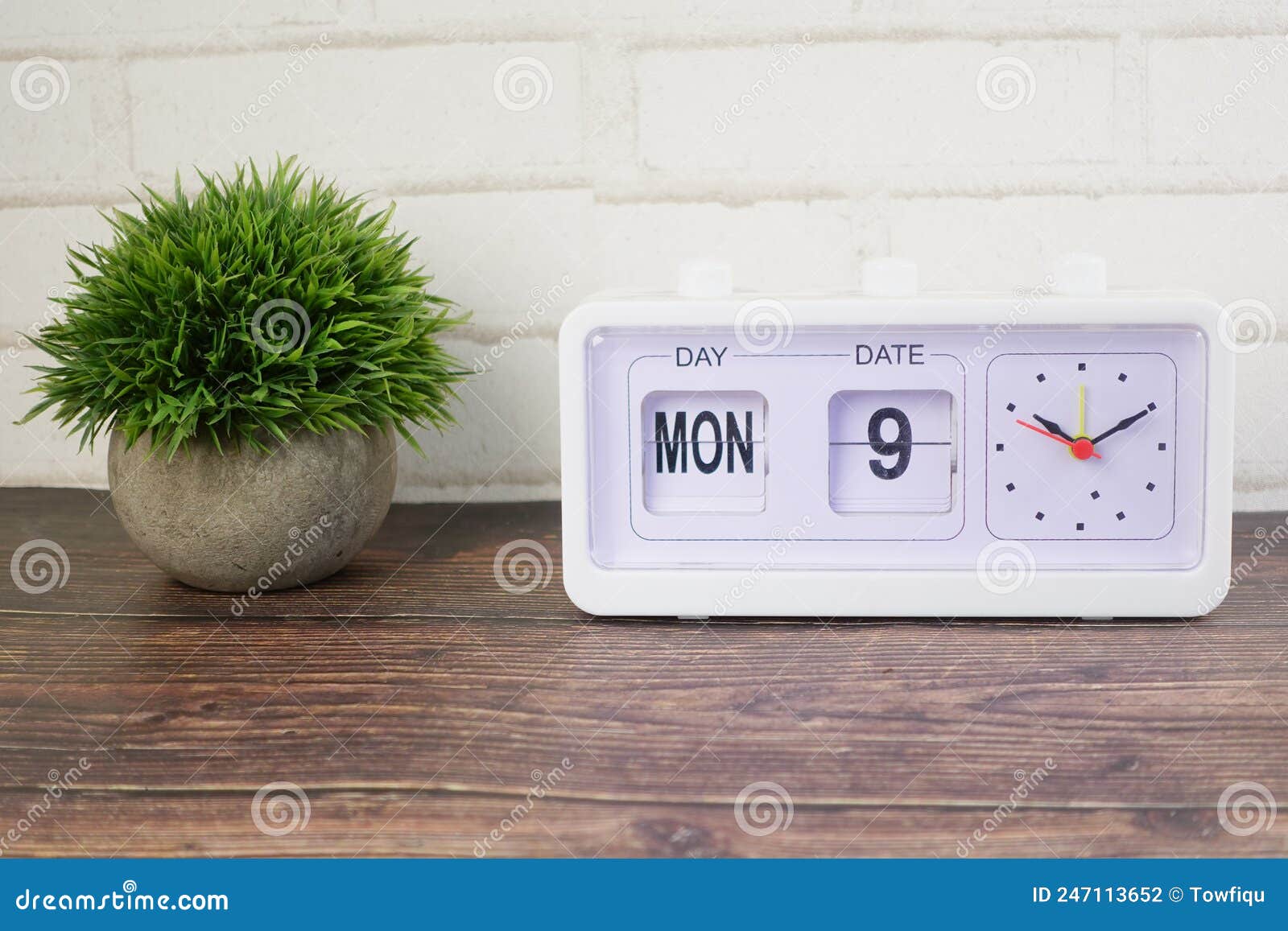 Calendar Date and Clock on Table Stock Photo - Image of creative, color ...