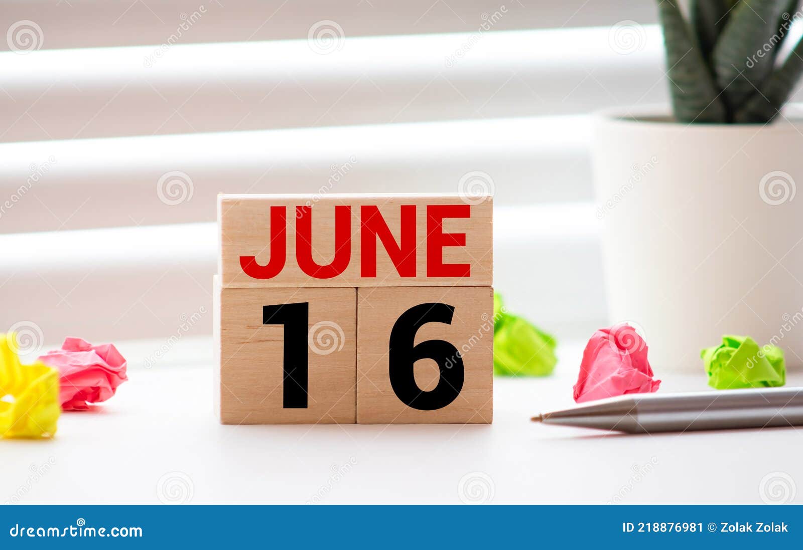 Calendario Del 16 De Junio. Parte De Un Concepto De Conjunto Imagen de ...