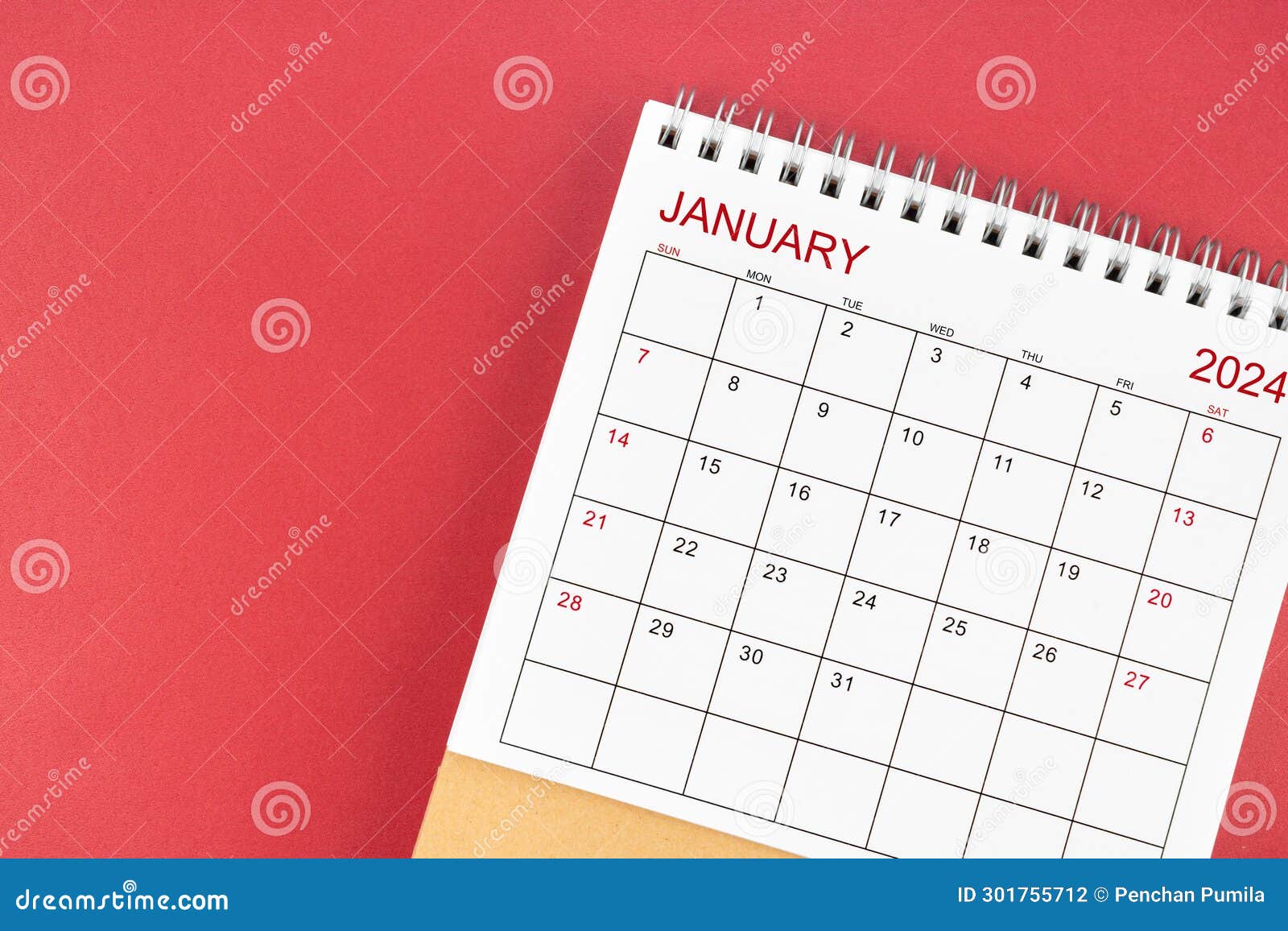 Calendario Del Escritorio De Enero De 2024 Sobre Fondo Rojo Foto de ... Calendario Del Escritorio De Enero De 2024 Sobre Fondo Rojo Foto de ...