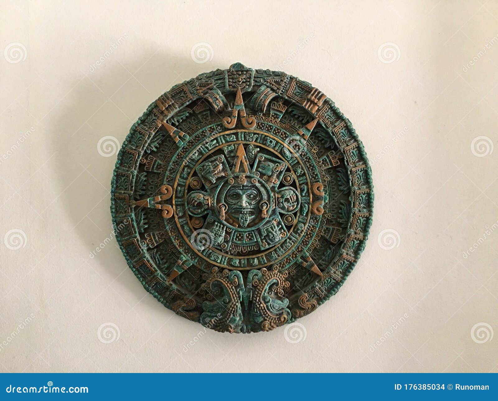 Calendario solar mayas foto de archivo. Imagen de azteca - 176385034