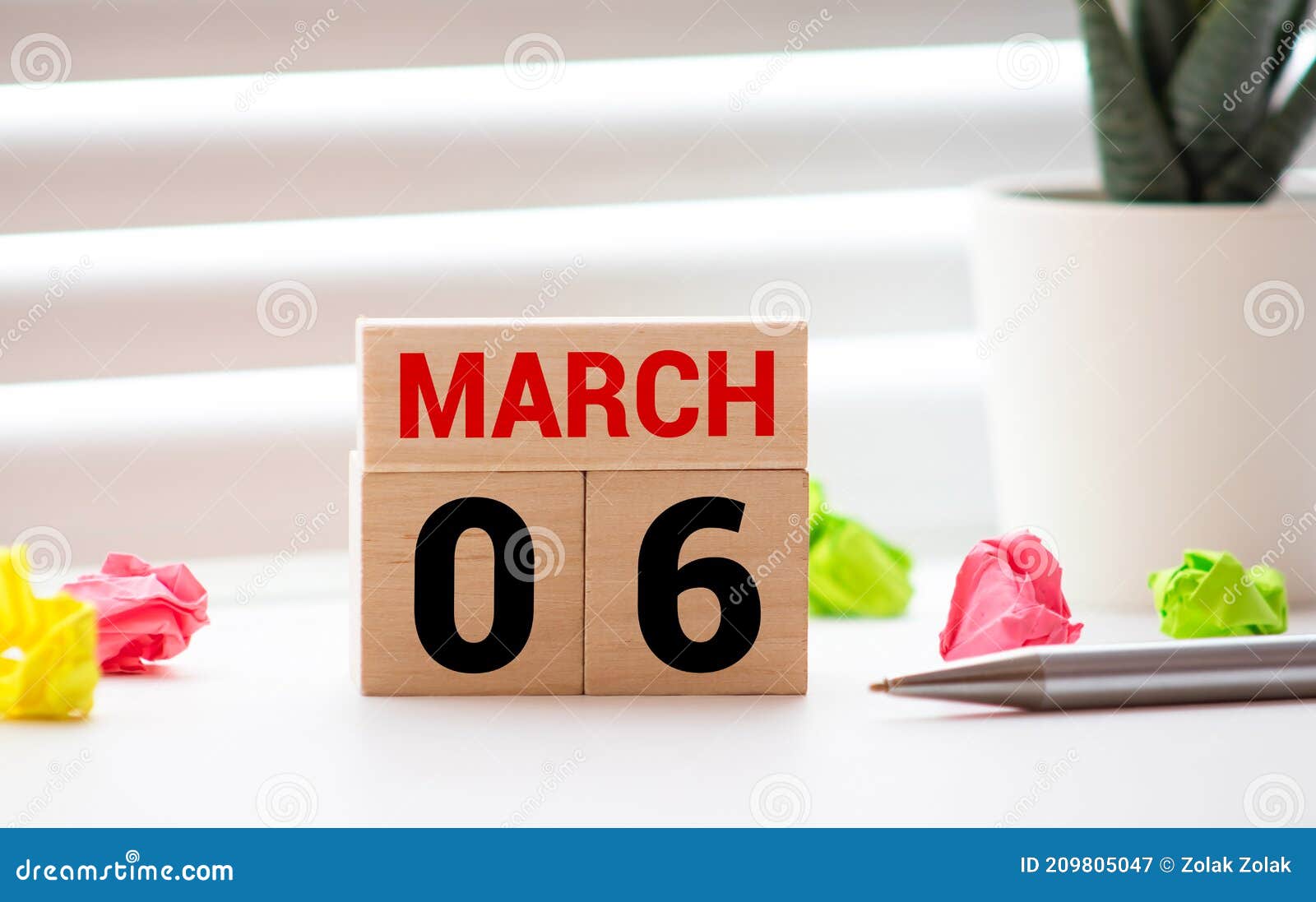 Calendrier Cube Shape Pour Mars 06 Sur Surface En Bois Avec Espace Vide ...