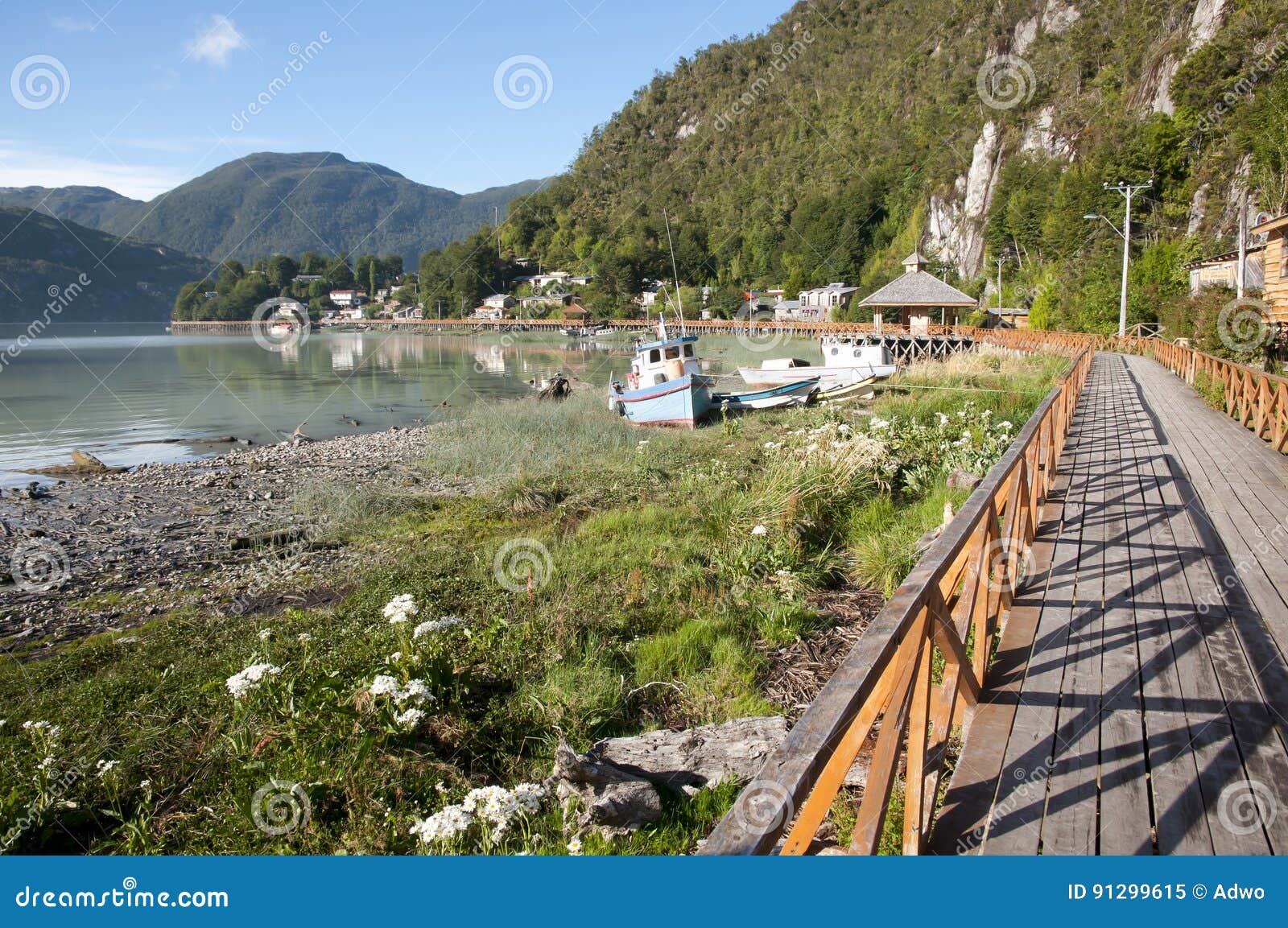 Caleta Tortel - Chile imagen de archivo. Imagen de tranquilidad - 91299615