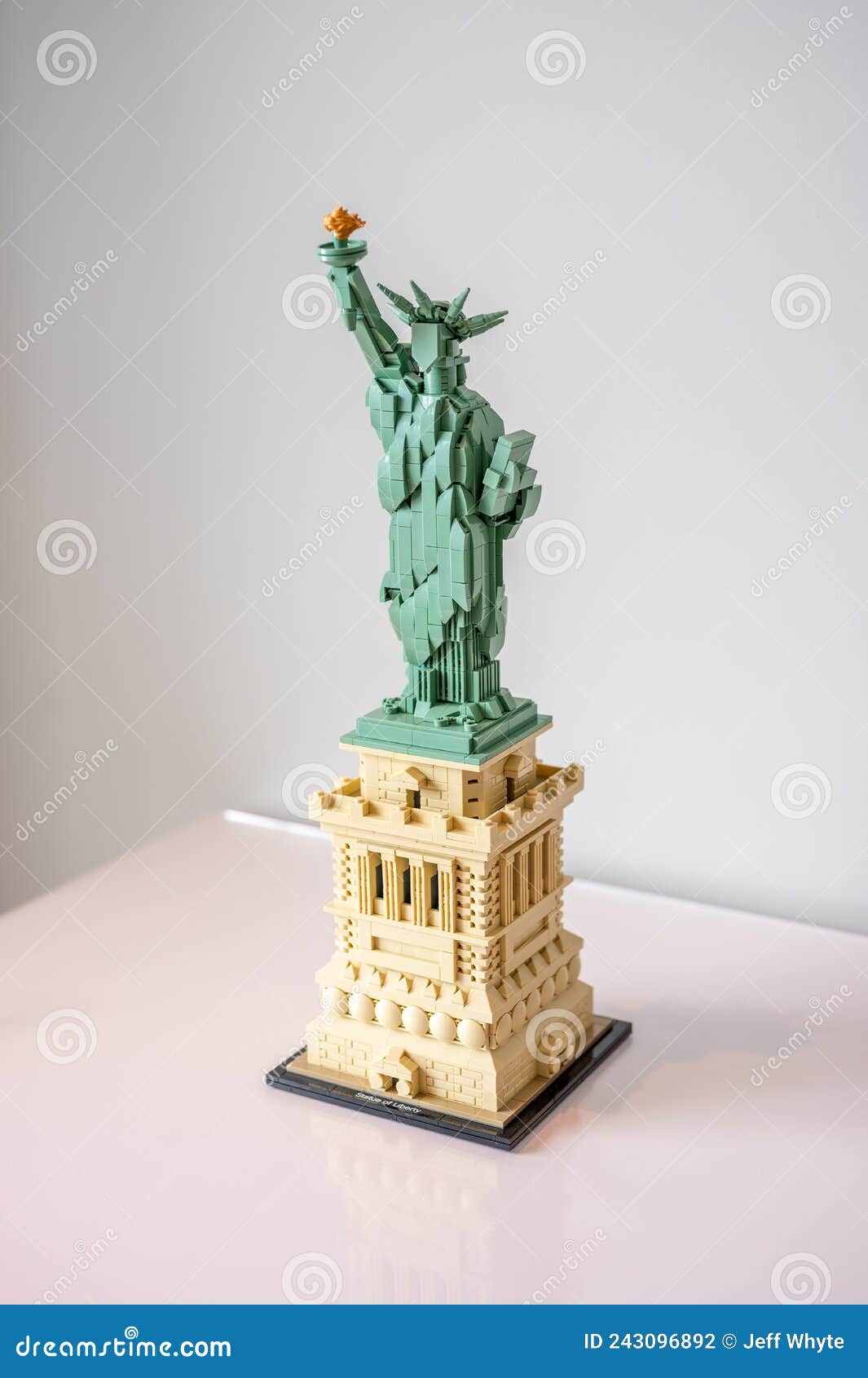 Completed Statue of Liberty Lego Set Editorial Photography - Image of ...