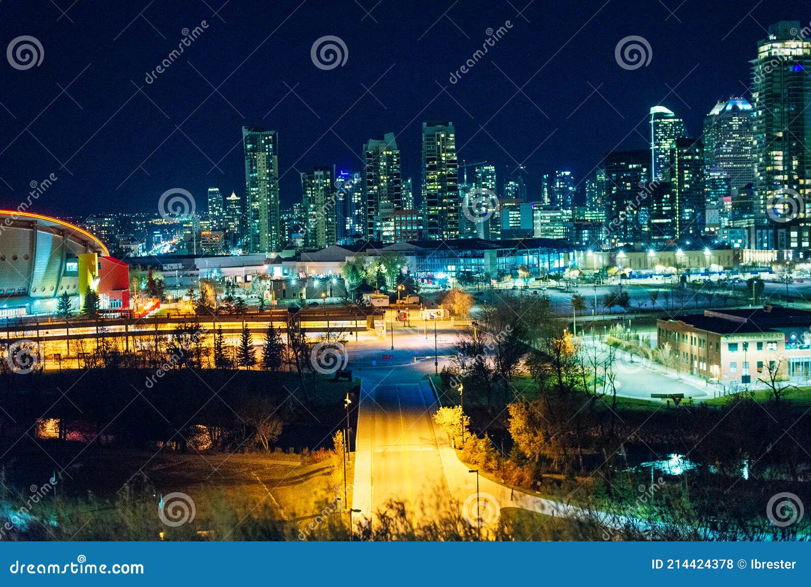 CALGARY, CANADA - Dec, 2019 Night View of Calgary Skyline Editorial ...