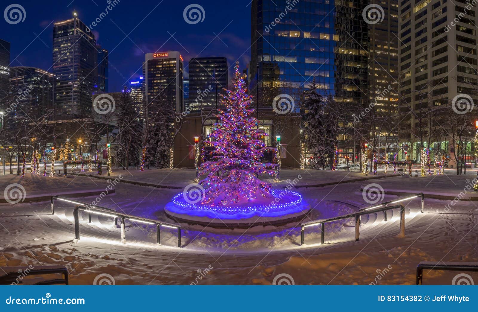 Calgary en la Navidad fotografía editorial. Imagen de alberta - 83154382