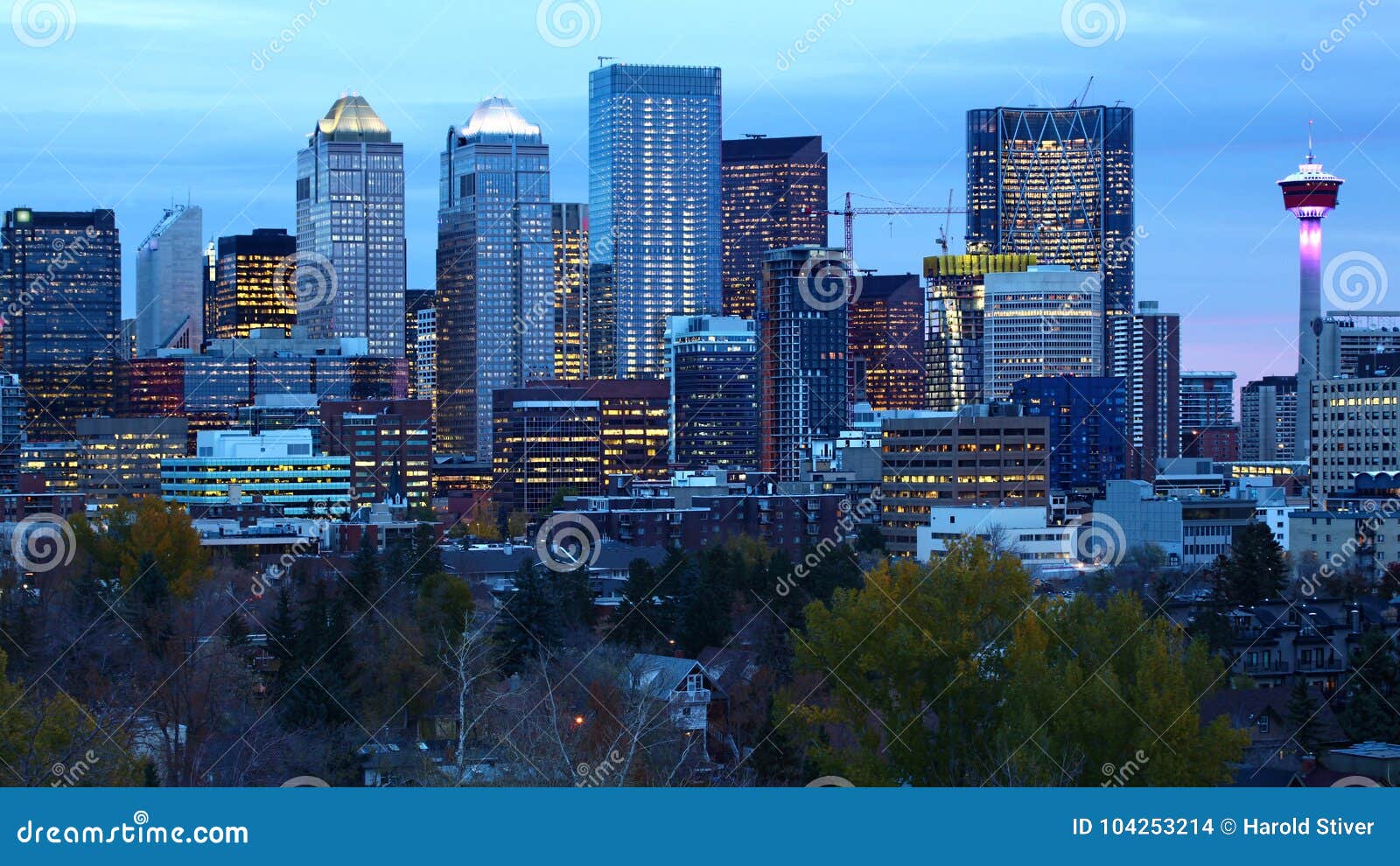 Calgary, Kanada Centrum Miasta Po Zmroku Zdjęcie Stock - Obraz złożonej ...