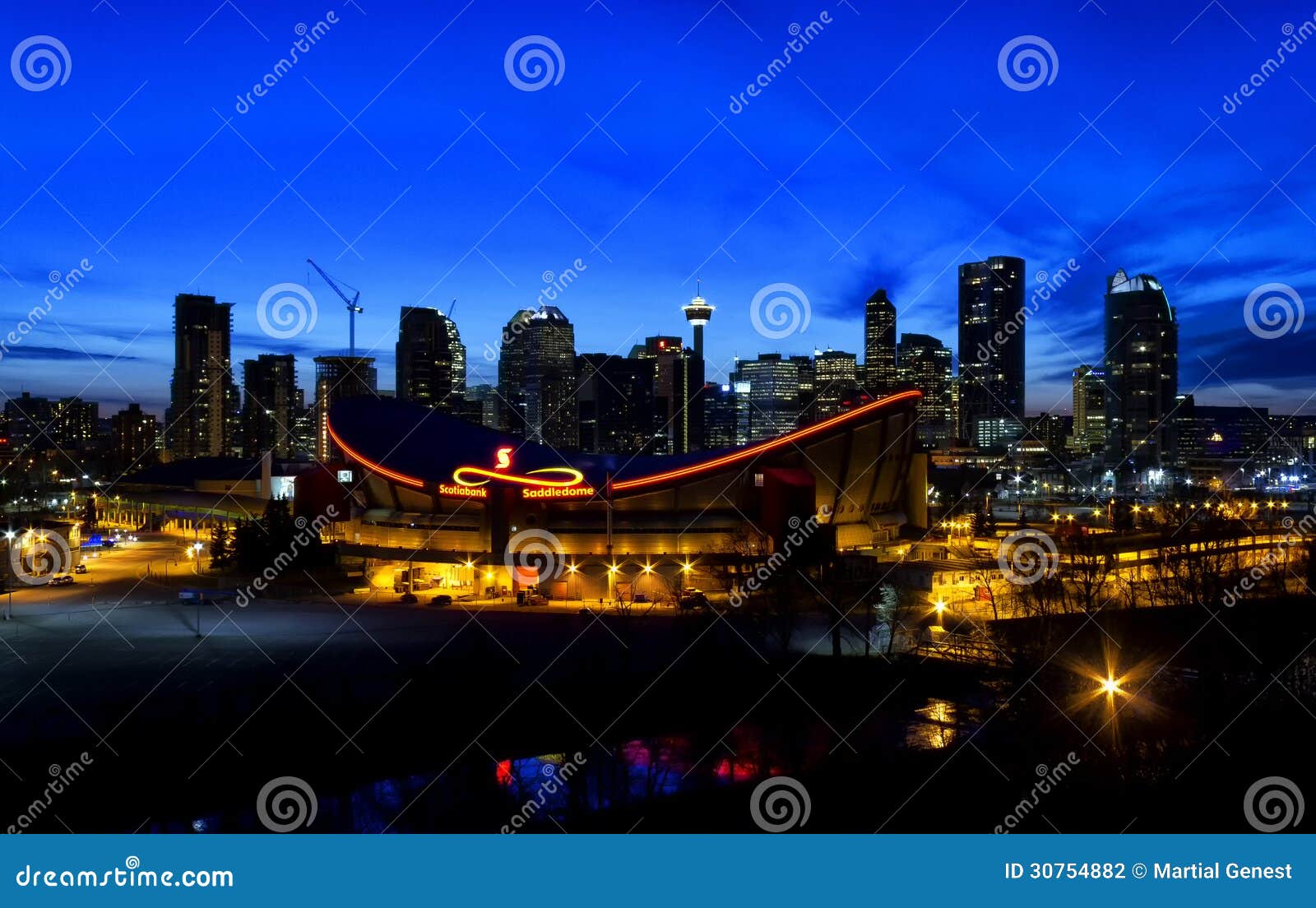 Calgary by night editorial photography. Image of tower - 30754882