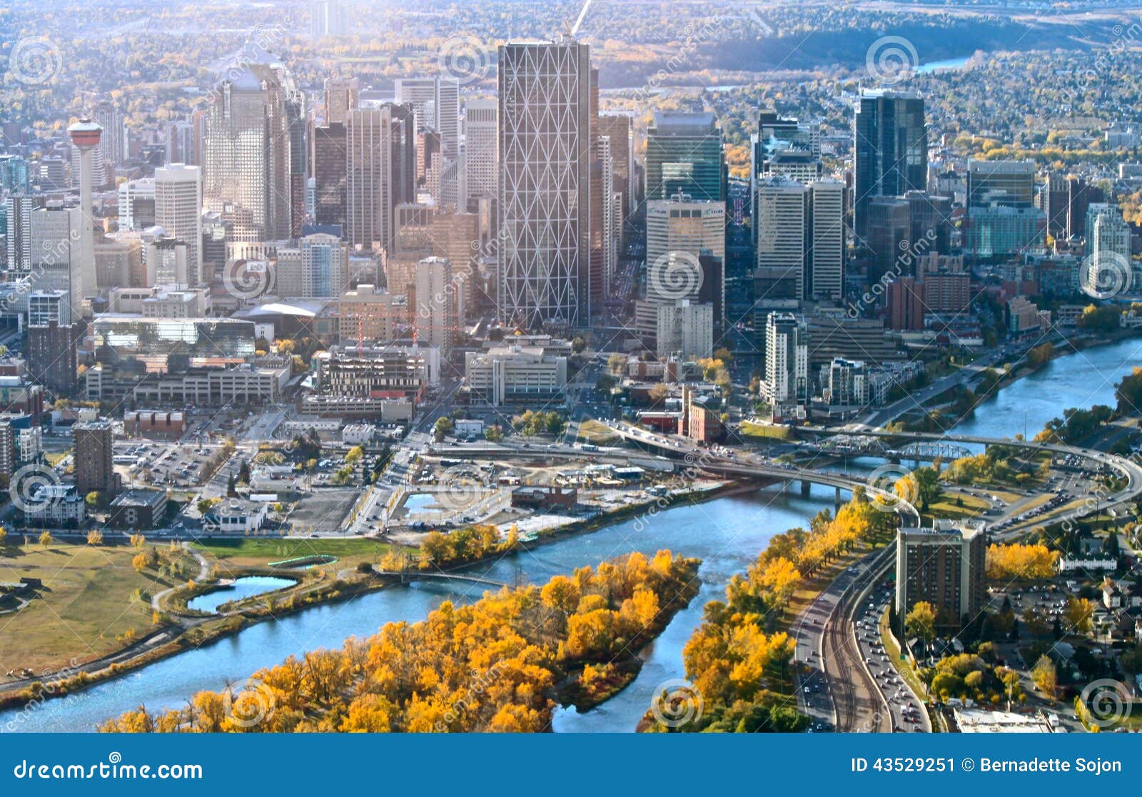 CALGARY SKYLINE editorial photo. Image of calgaryskyline - 43529251