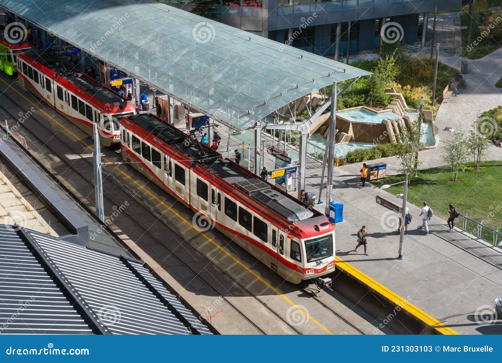 Calgary Transit Tram at a Station in Downtown Calgary Editorial Stock ...