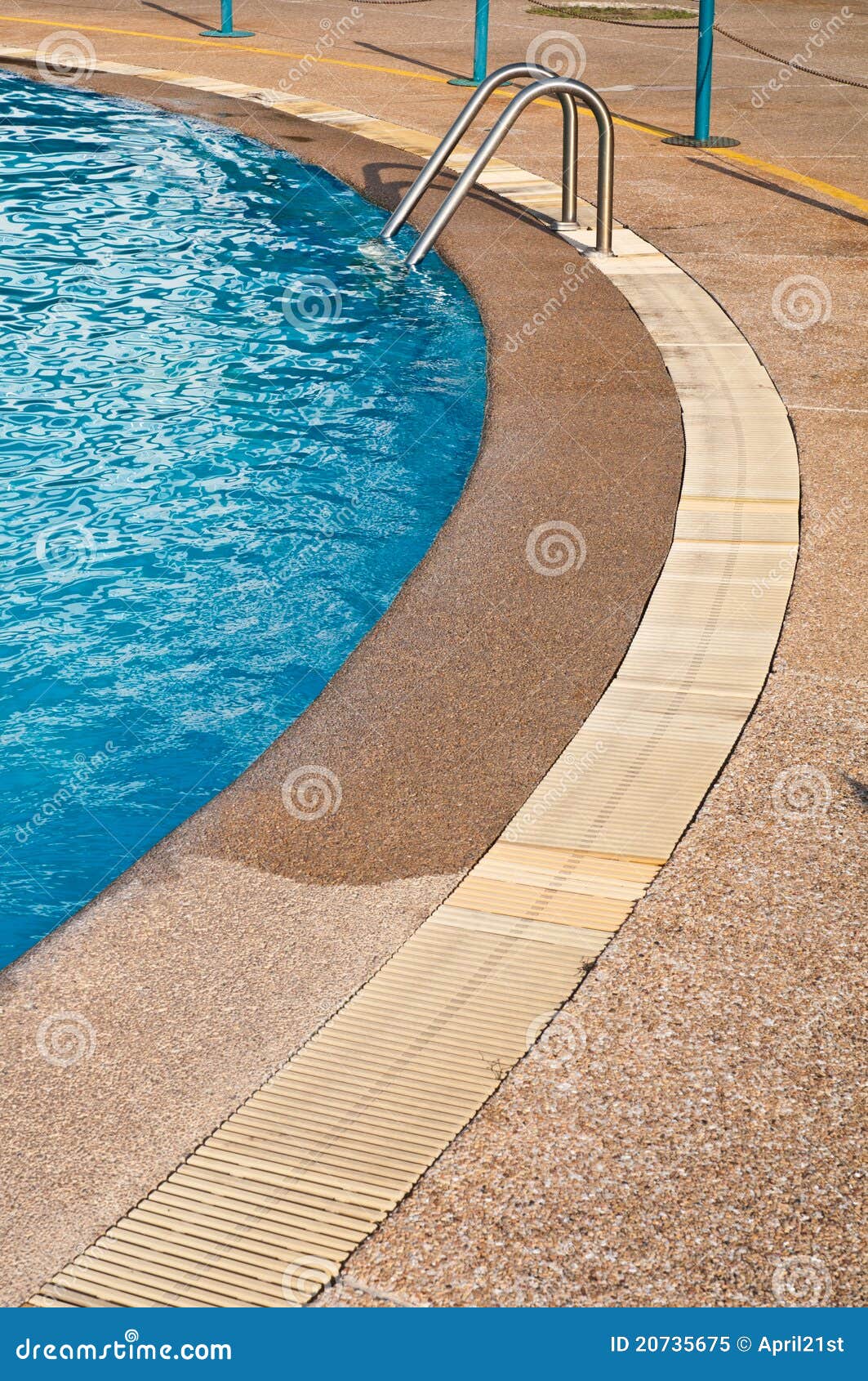 Calha da piscina imagem de stock. Imagem de onda, efeito - 20735675