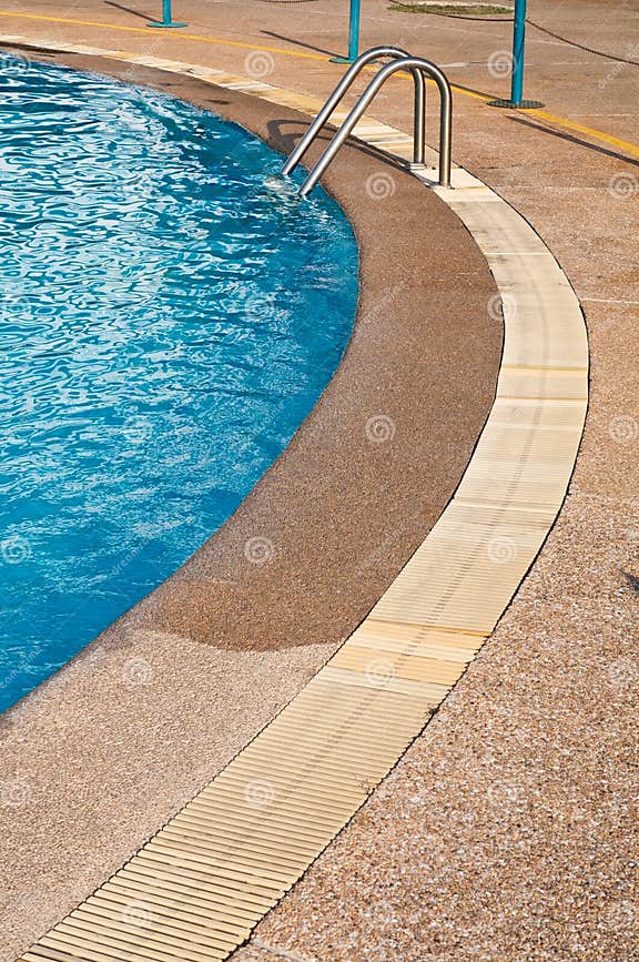 Calha da piscina imagem de stock. Imagem de onda, efeito - 20735675