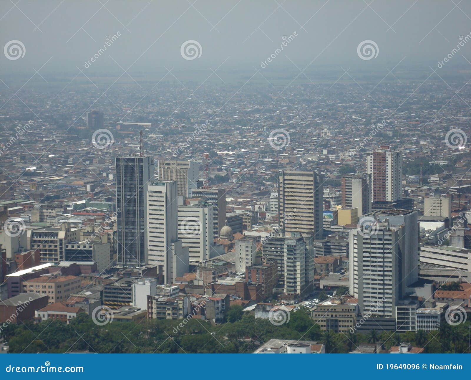 Cali - la Colombie photo éditorial. Image of vert, moderne - 19649096