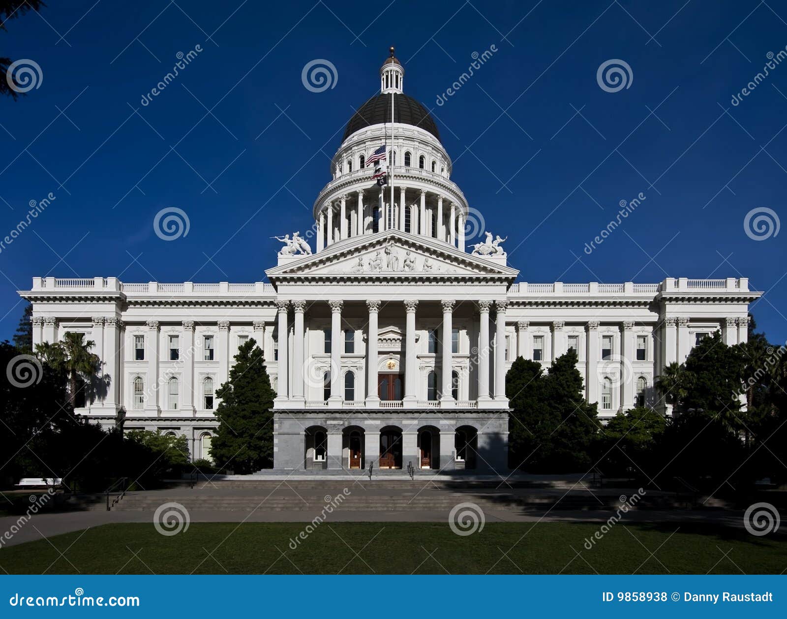 California State Capitol Building Stock Photo - Image of grass, elected ...