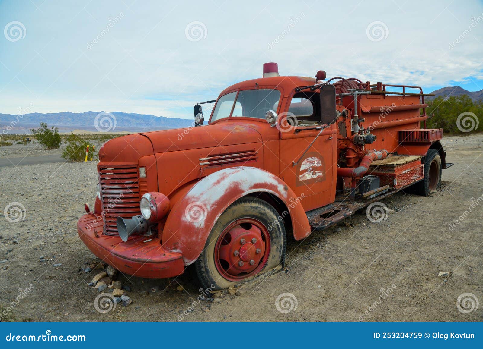 CALIFORNIA, USA - NOVEMBER 28, 2019: Old Red Fire Engine in the ...