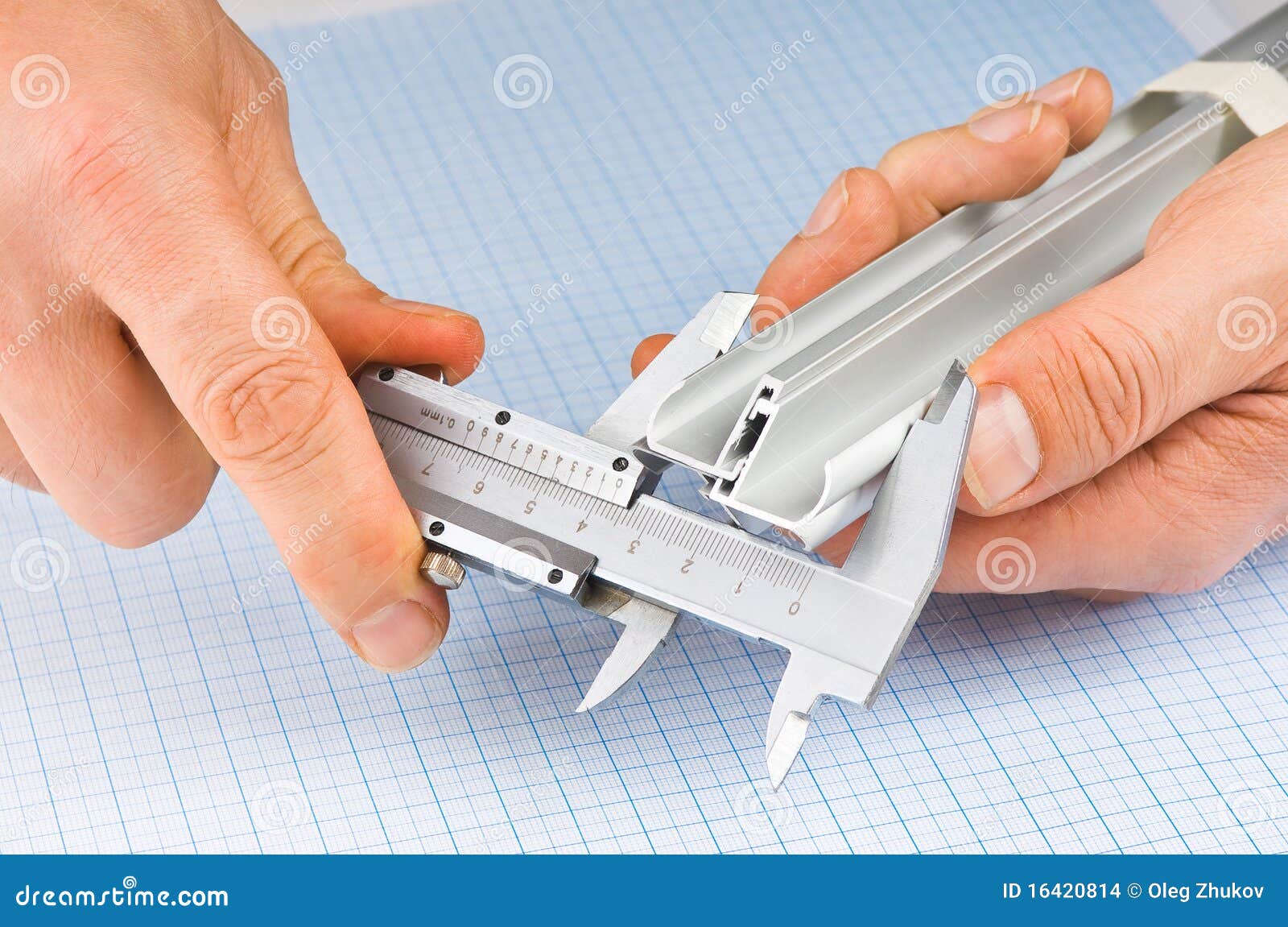 Caliper Measures the Detail Stock Photo - Image of technology, hand ...