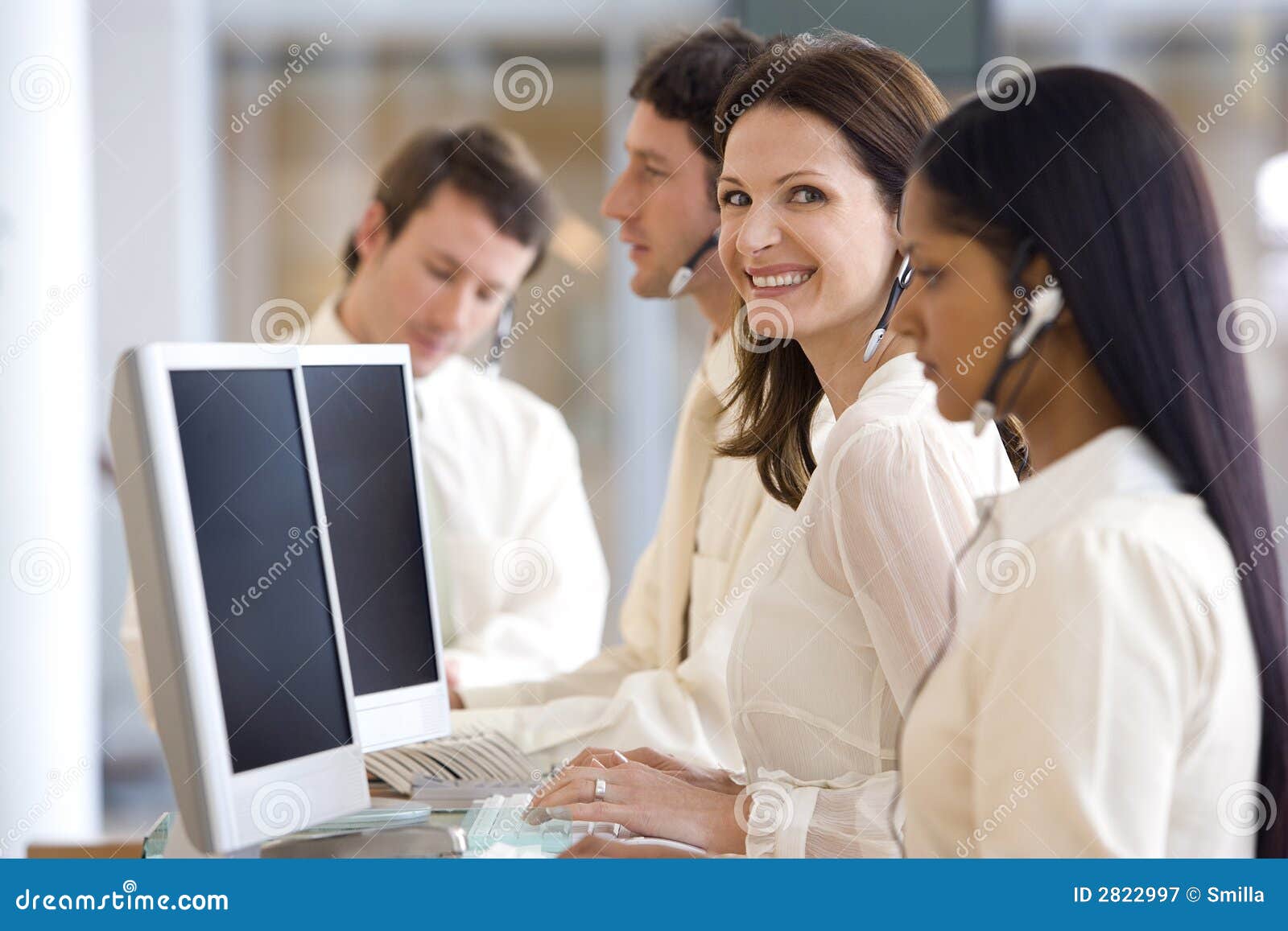 Call center woman stock image. Image of cooperation, ethnicity - 2822997