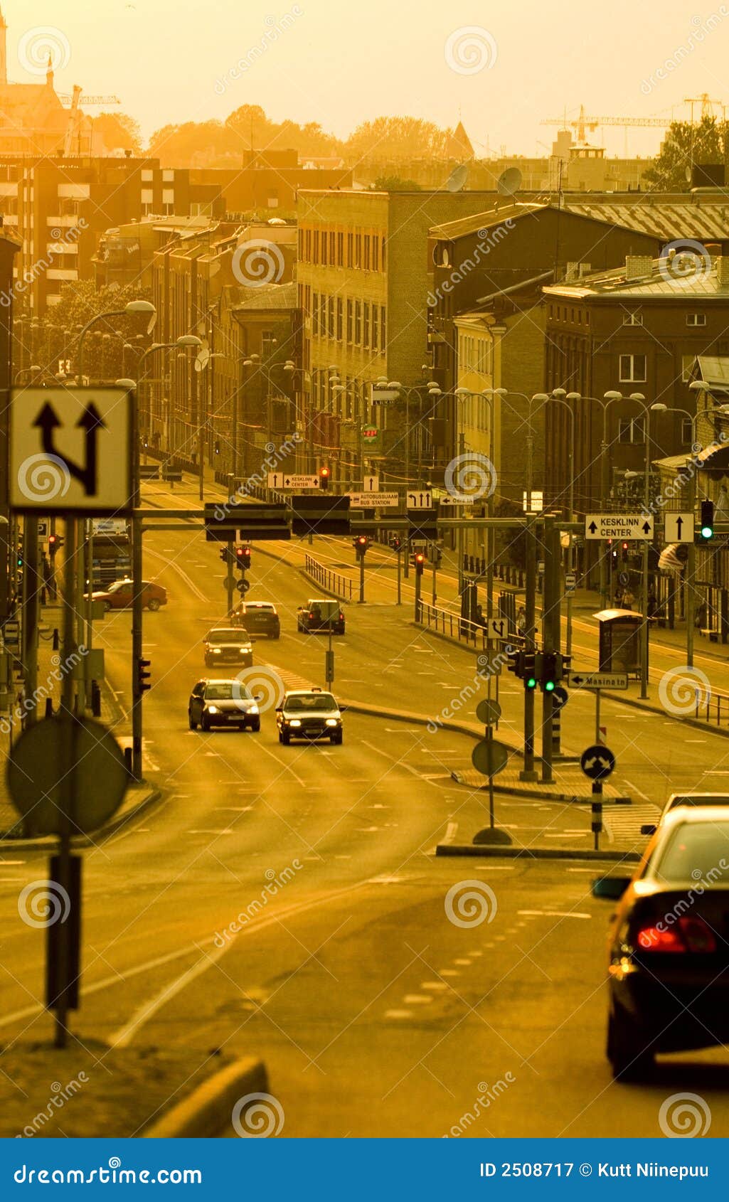 Calle De La Ciudad De La Tarde Imagen de archivo - Imagen de verano ...