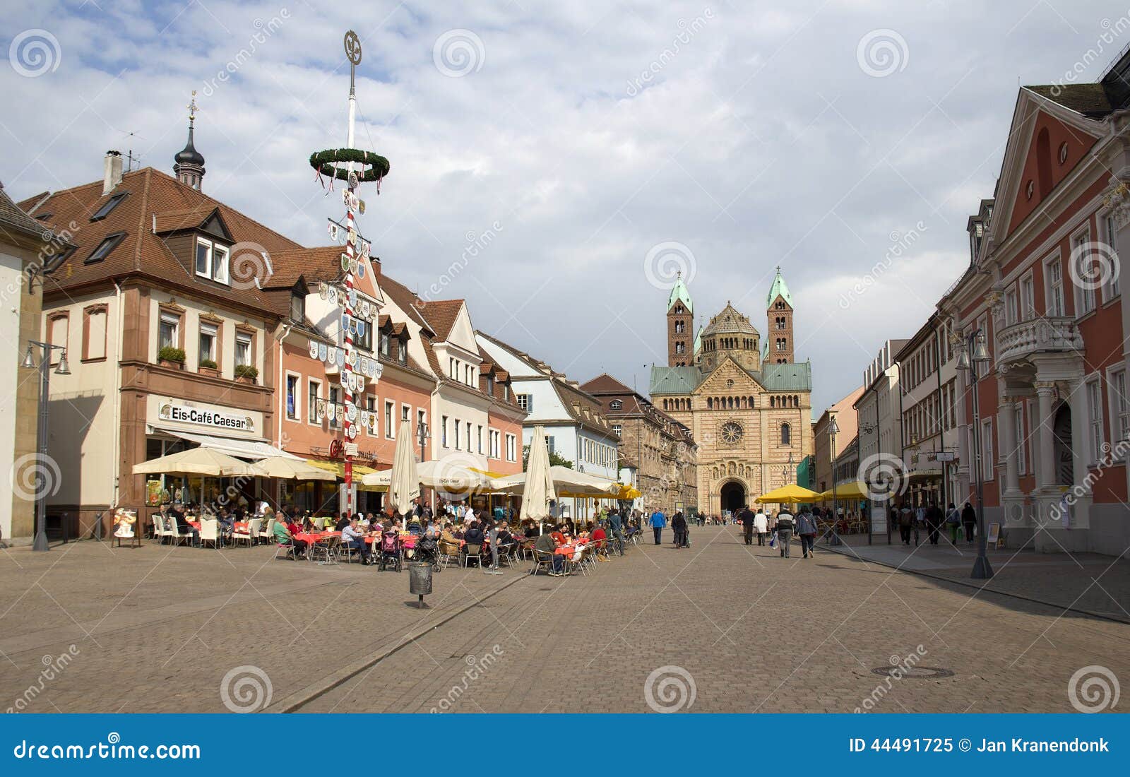 Calle Principal De Speyer, Alemania Imagen editorial - Imagen de azul ...