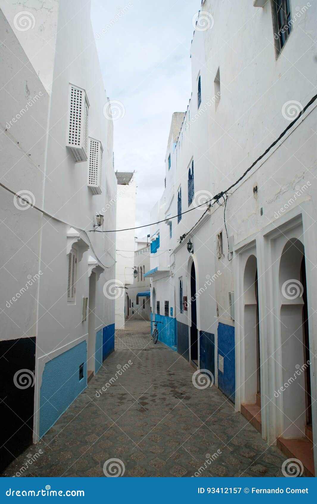 Calles De La Ciudad De Asilah Imagen de archivo - Imagen de magreb ...