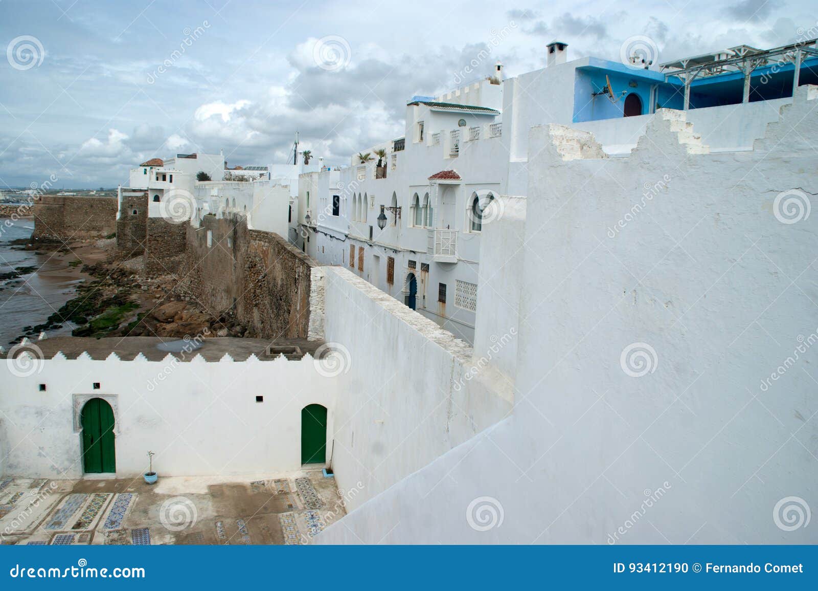 Calles De La Ciudad De Asilah Foto de archivo - Imagen de recorrido ...