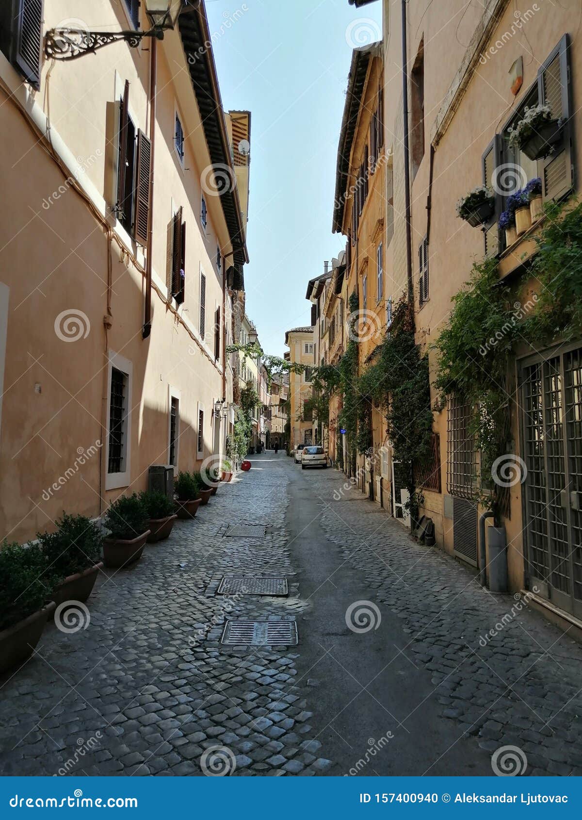 Calles de Roma imagen editorial. Imagen de calles, italia - 157400940